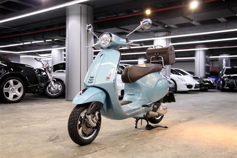 Vespa Primavera 70th