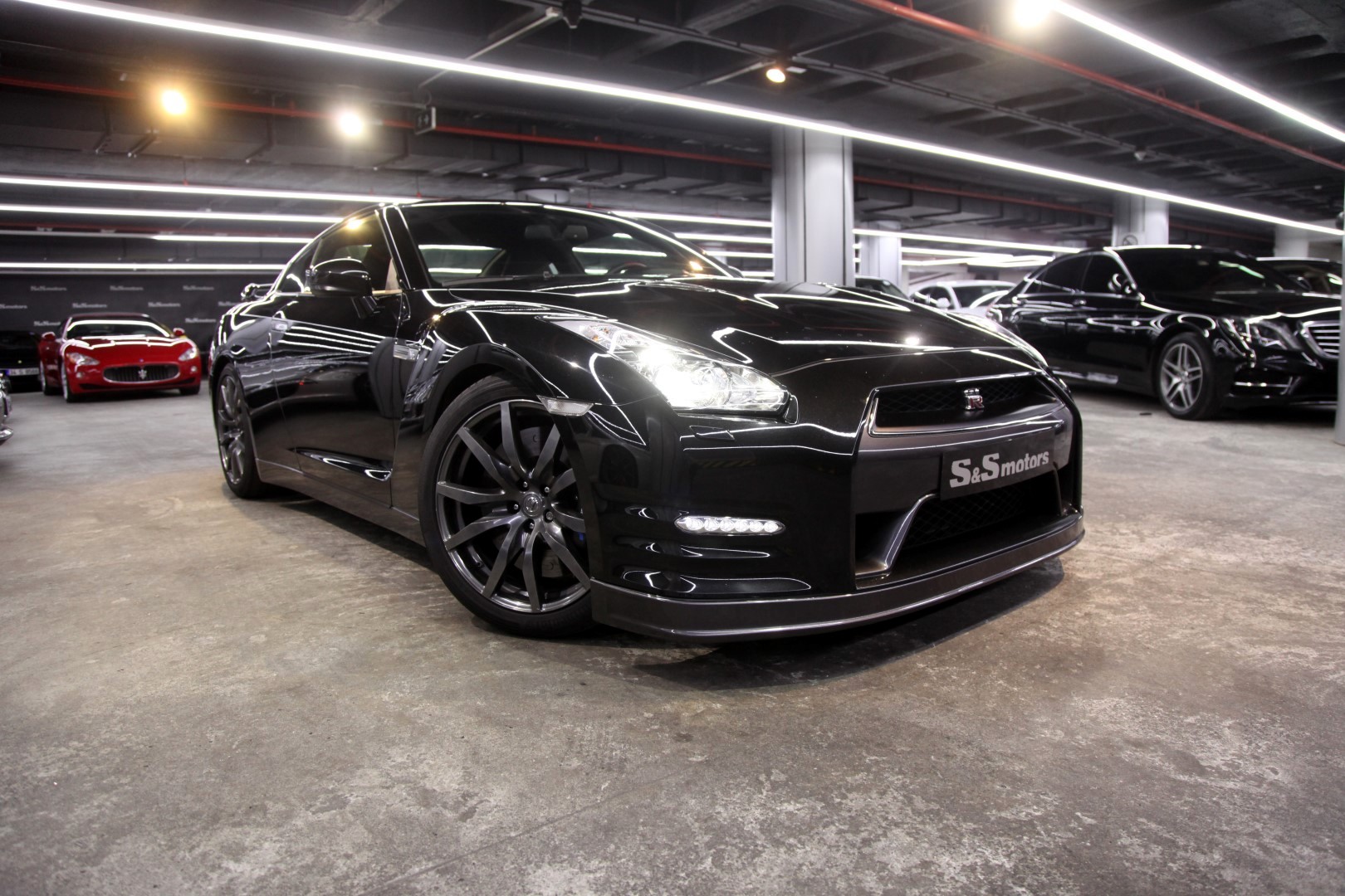 Nissan Skyline GT-R 35 Black Edition
