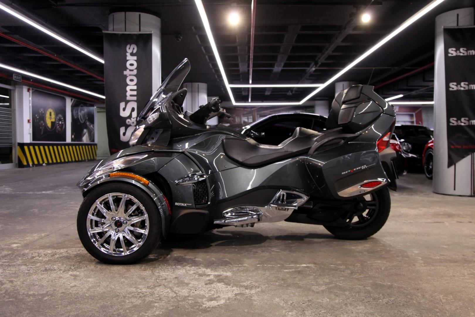Bombardier (BRP). Can-am Spyder Roadster RT Limited