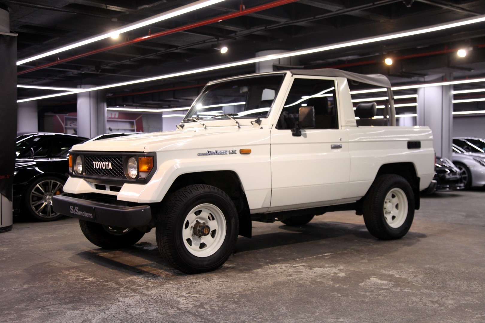 Toyota Land Cruiser LX Turbo Diesel