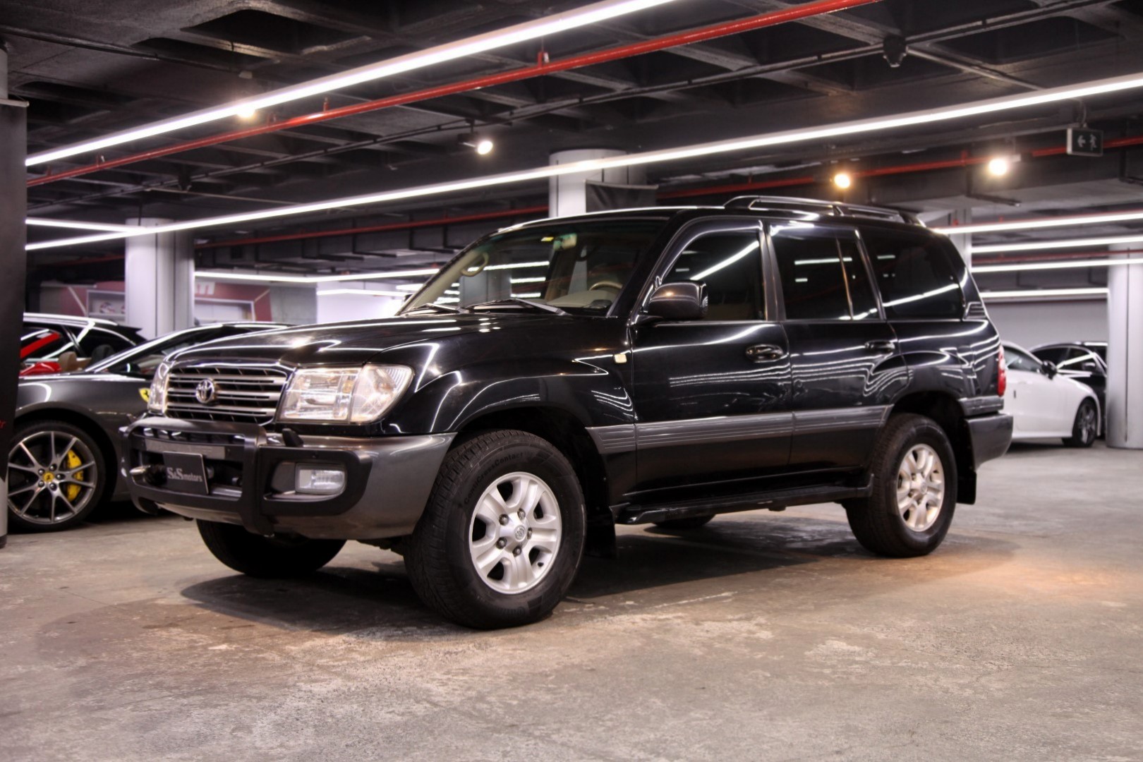 Toyota Land Cruiser VX 100 V8