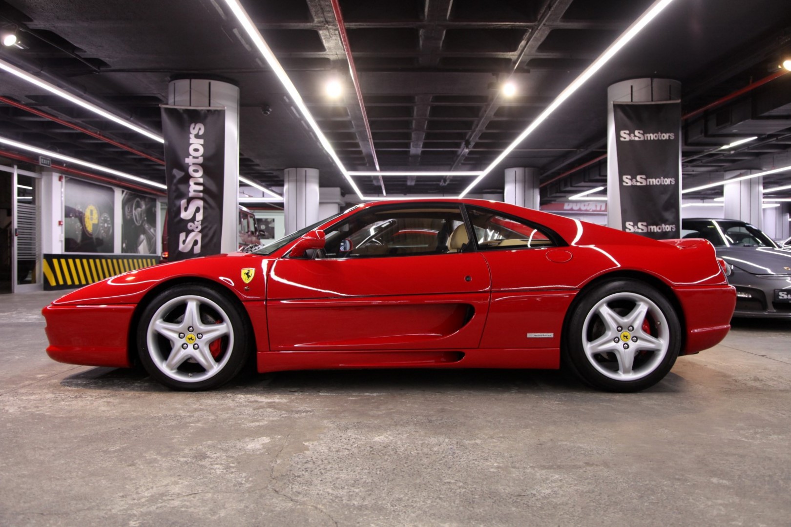 Ferrari F 355 F1 Berlinetta