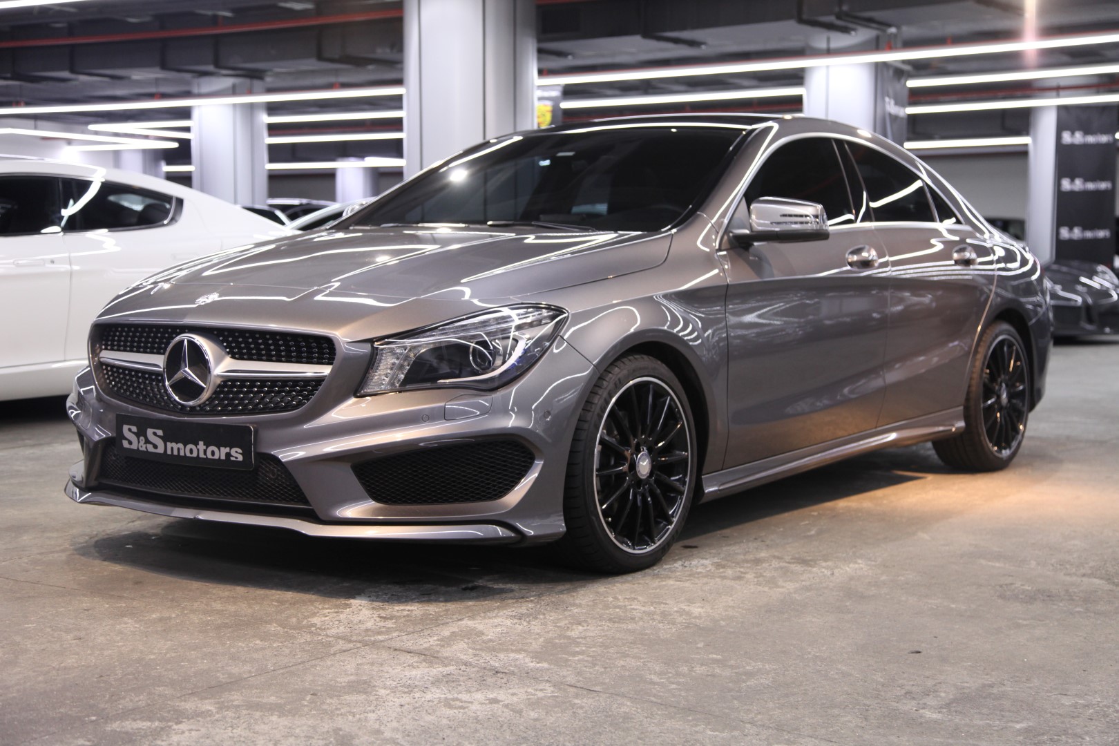Mercedes Benz CLA 200 AMG