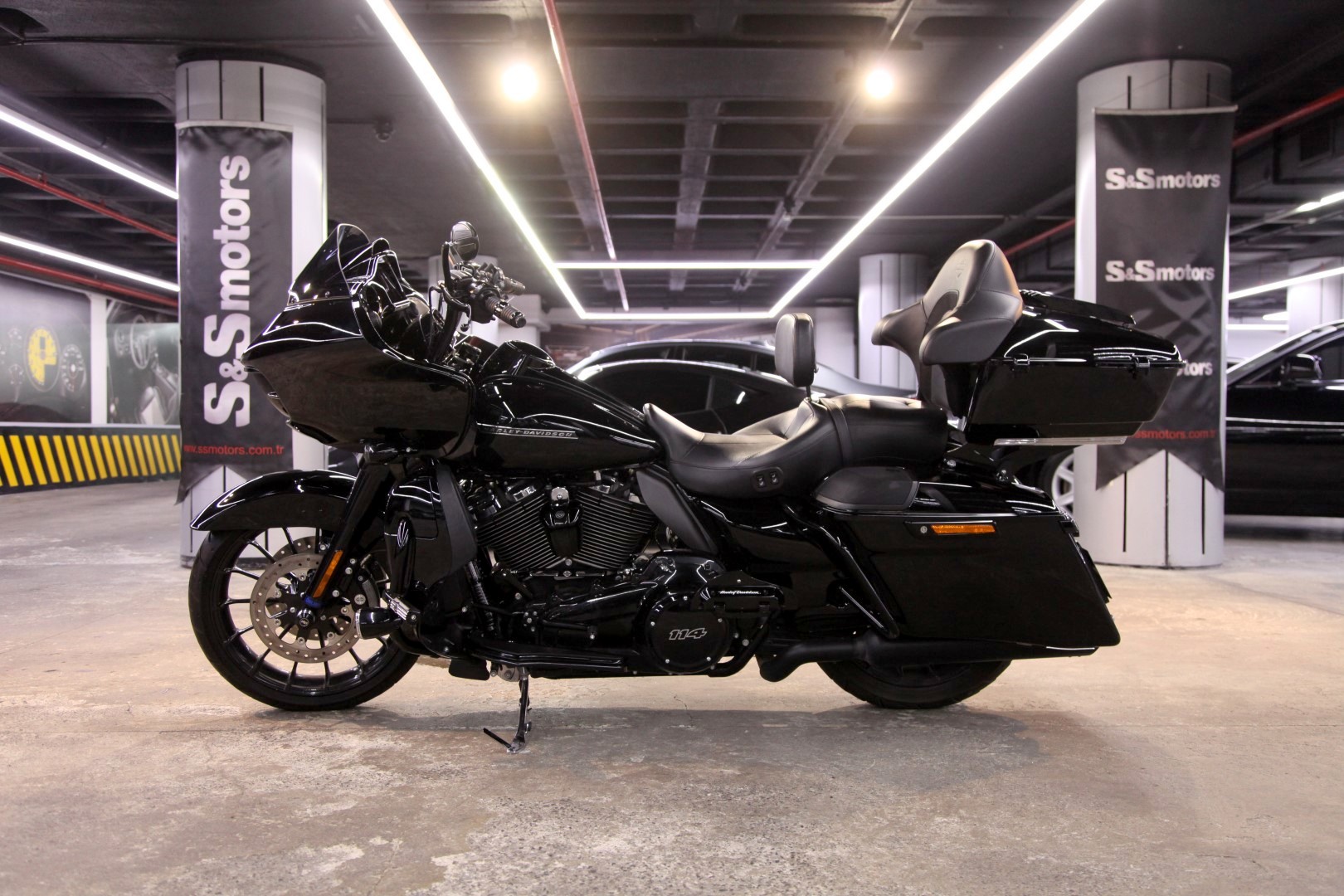 Harley Davidson Touring Road Glide Special Screamin Eagle