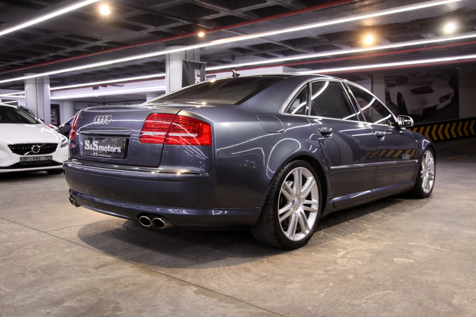 Audi S8 5.2 FSI Quattro V10