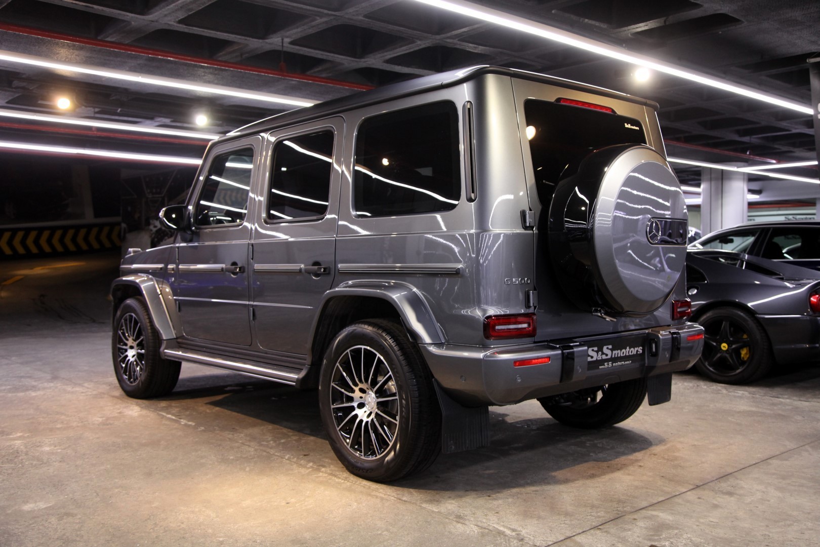 Mercedes Benz G 500 AMG