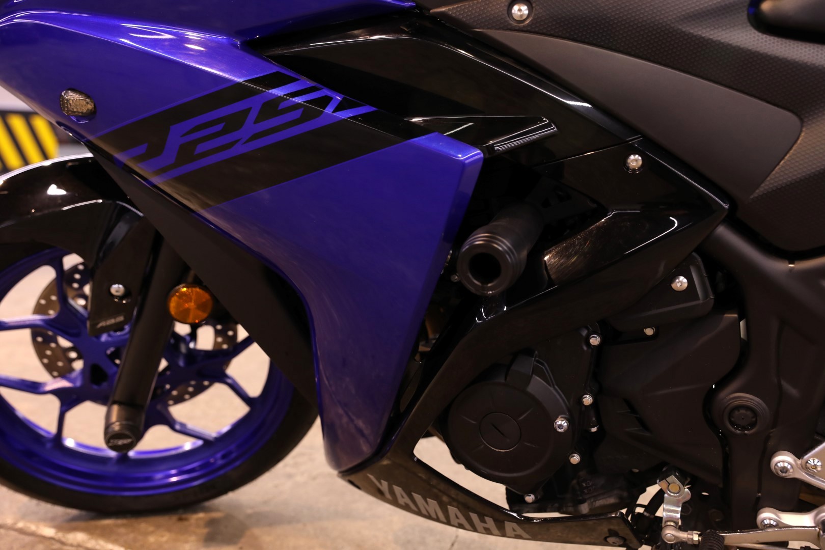 Yamaha YZF R25 ABS