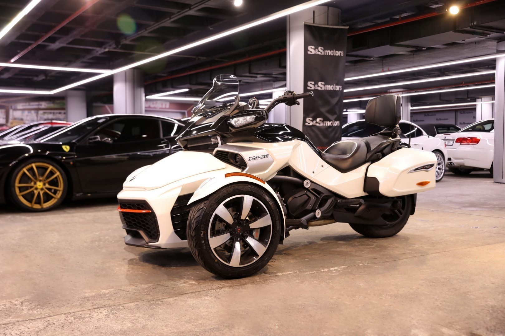 Bombardier (BRP). Can-am Spyder F3 T