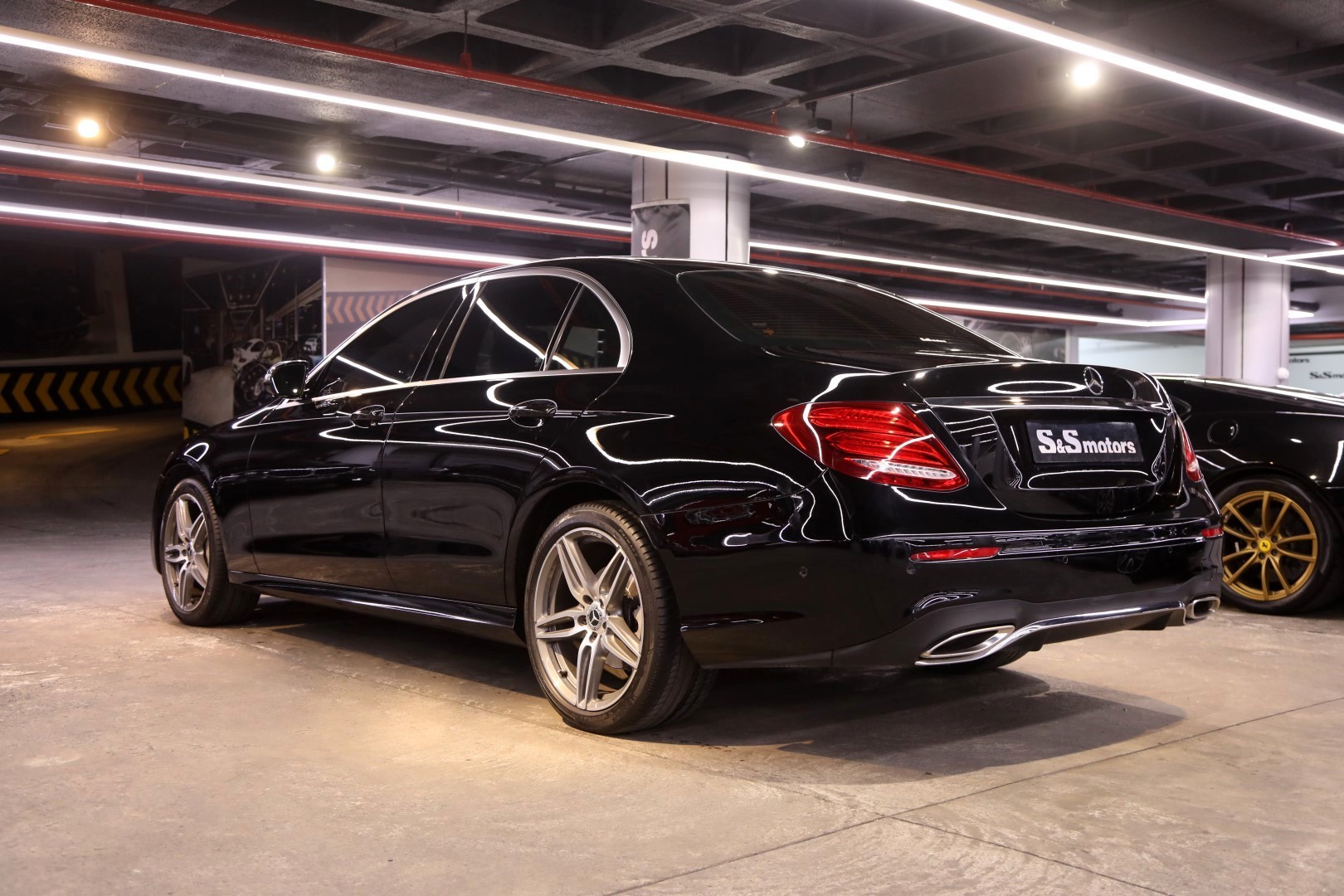 Mercedes Benz E 180 AMG