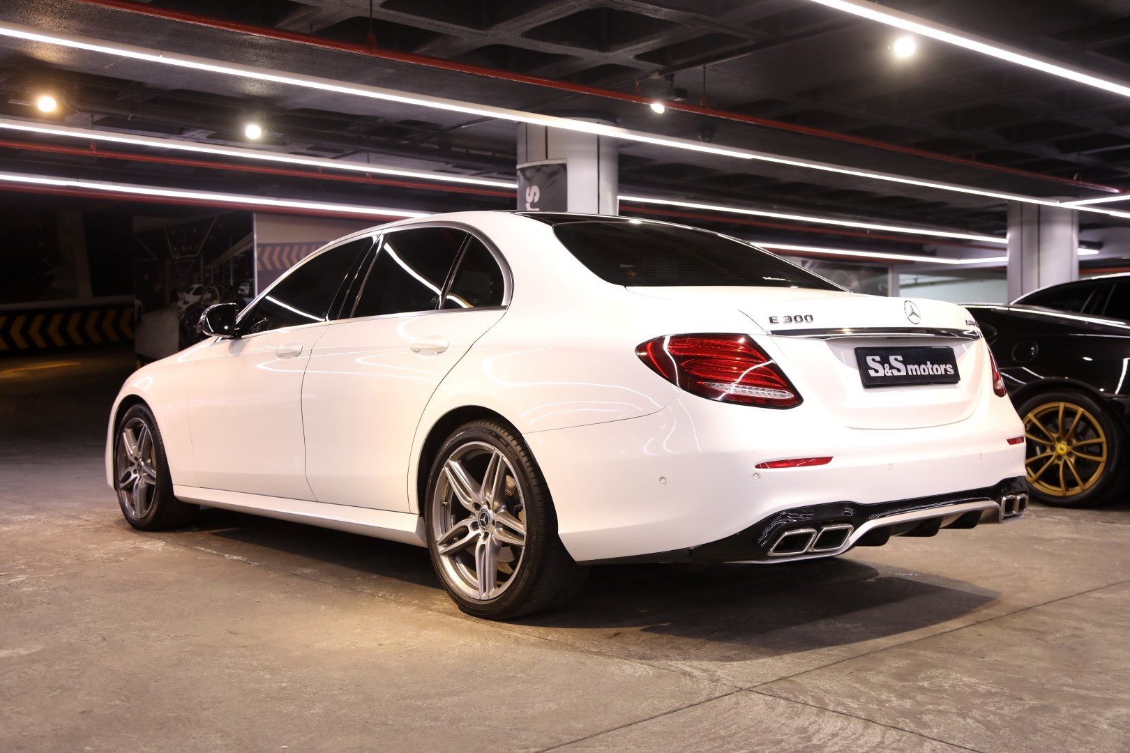 Mercedes Benz E 300 AMG