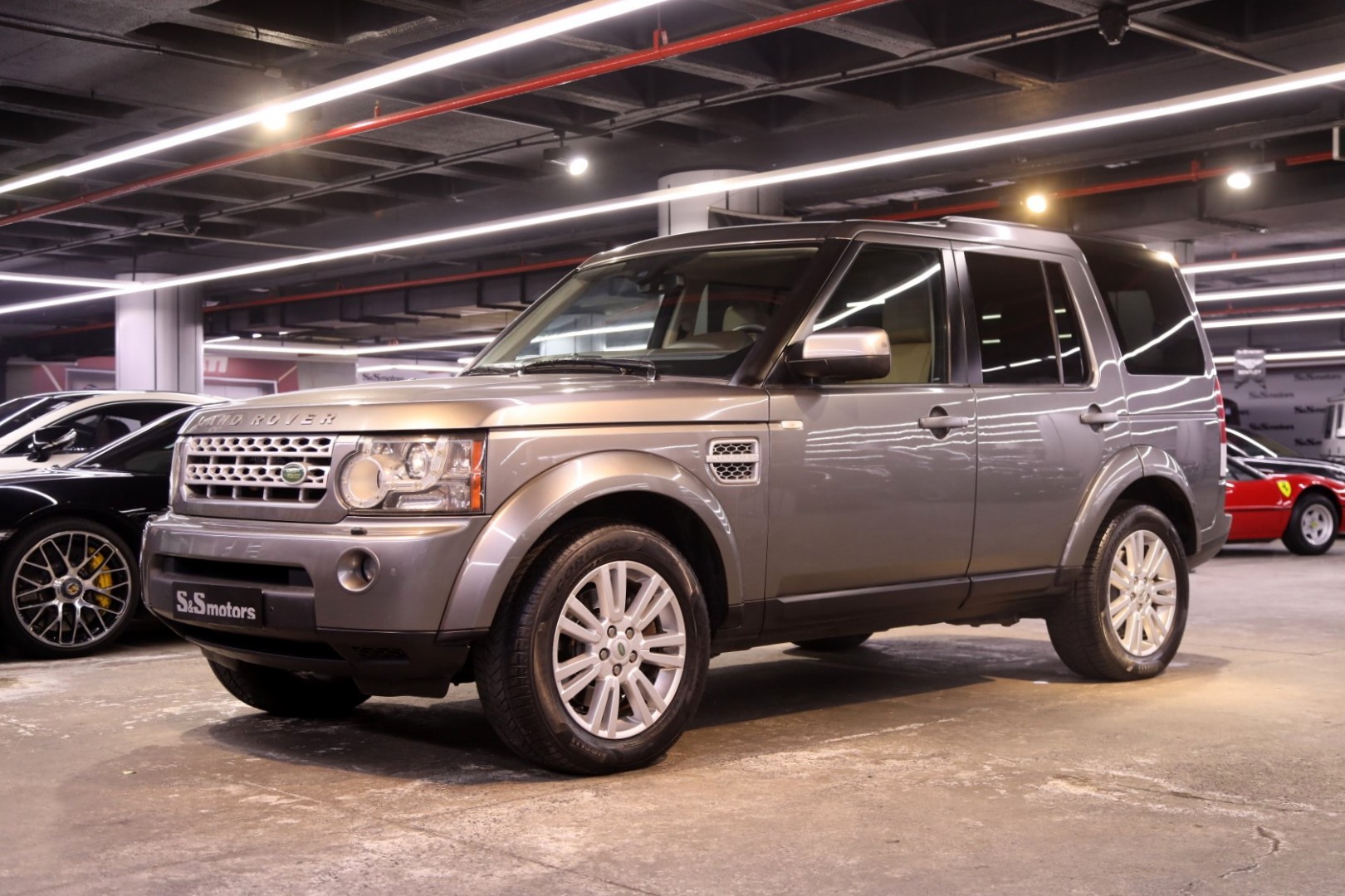 Land Rover Discovery 4 3.0 TDV6 HSE