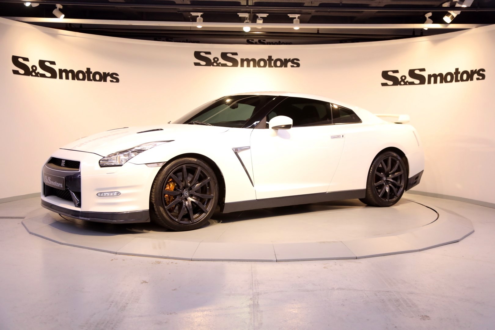 Nissan GT-R 35 Black Edition