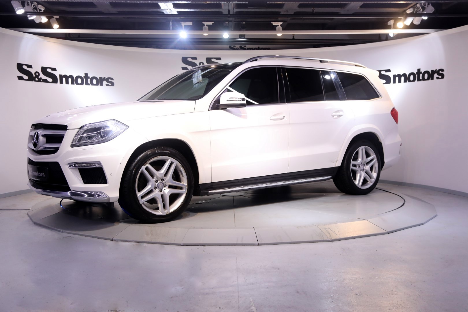 Mercedes Benz GL 350 Bluetec 4Matic AMG