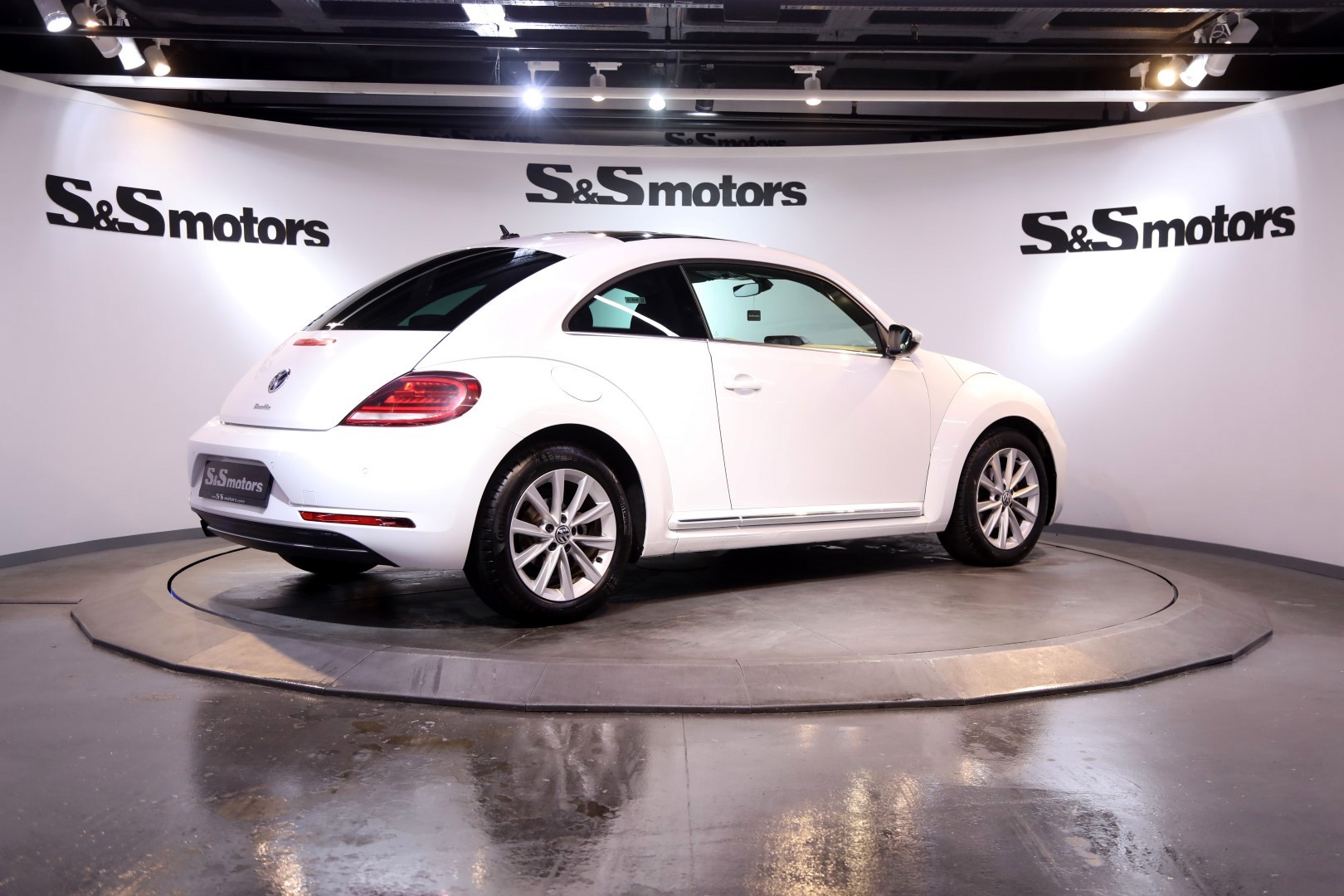 Volkswagen New Beetle 1.2 TSI Design DSG