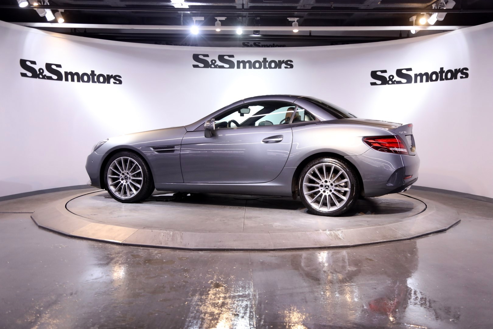 Mercedes Benz SLC 180 AMG