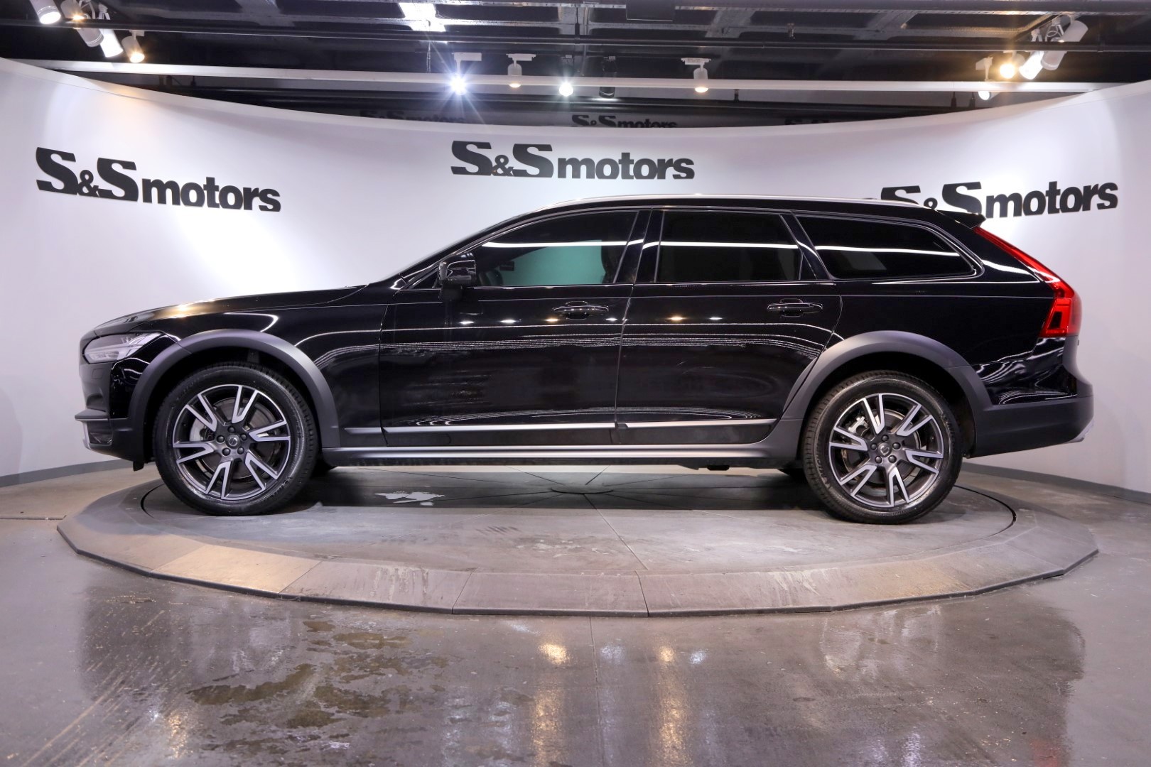 Volvo V90 Cross Country 2.0D D5 AWD Pro