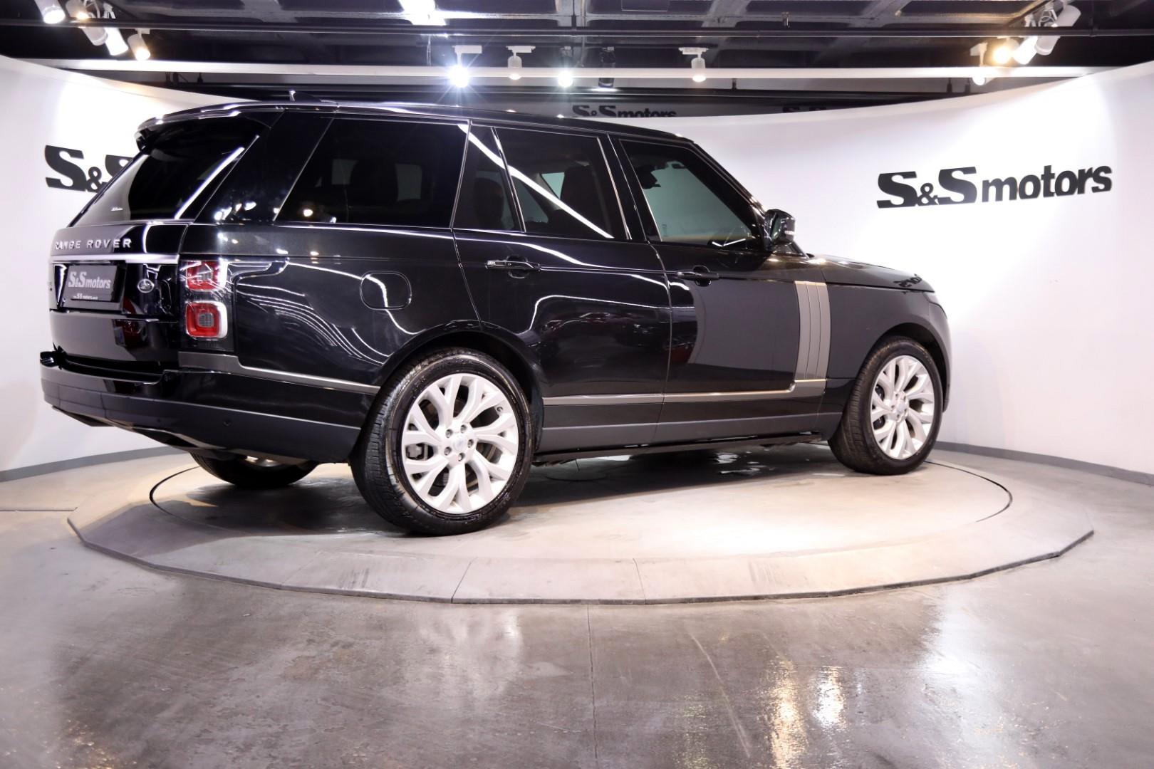 Land Rover Range Rover 2.0 P400e Hybrid Vogue