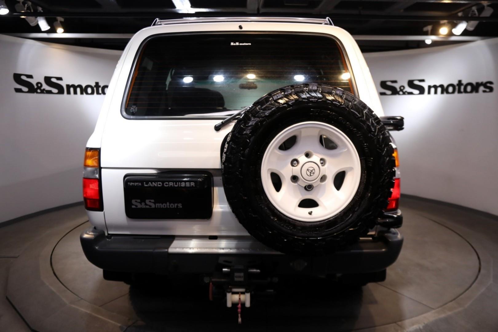 Toyota Land Cruiser Vx 80