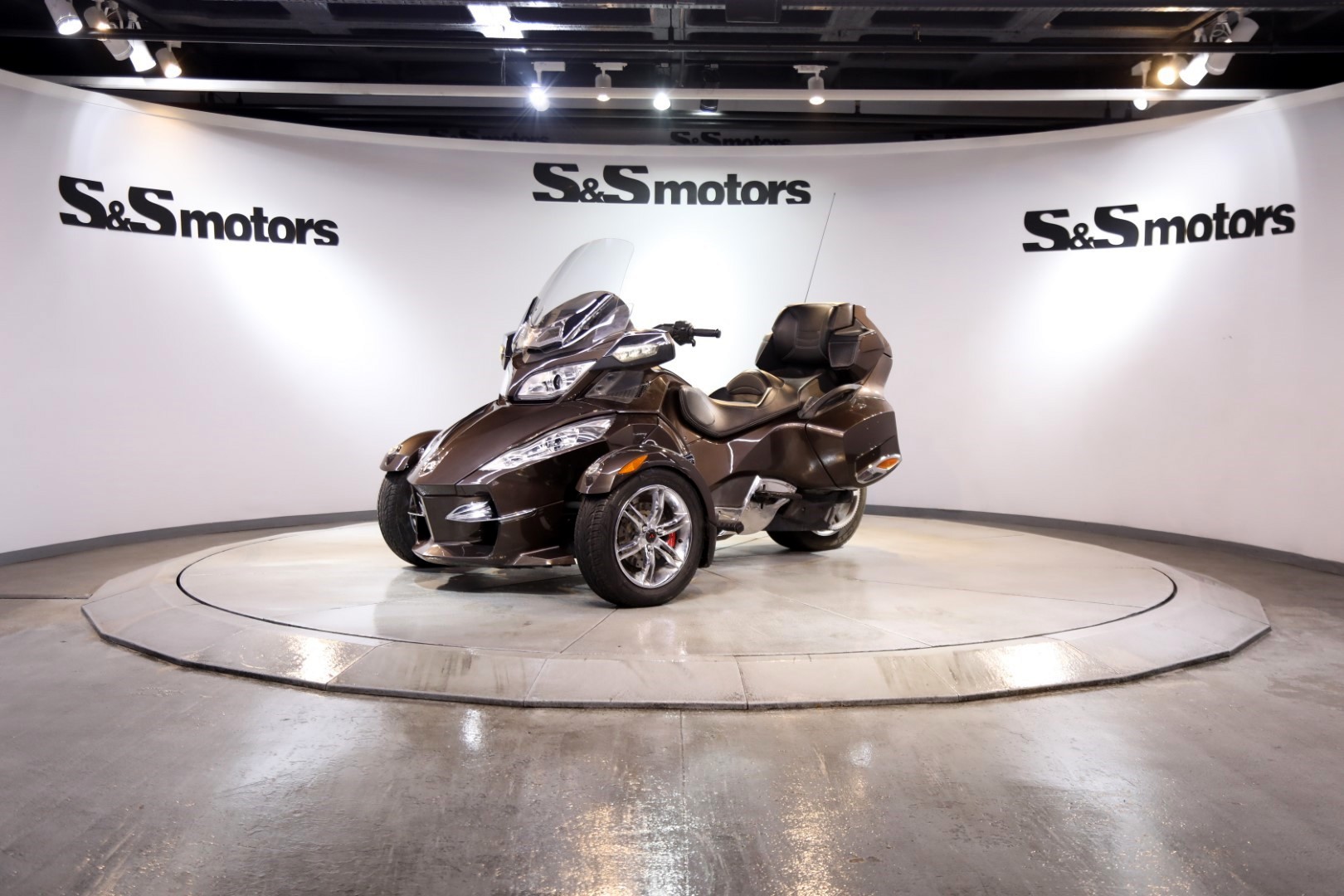 Bombardier (BRP). Can-am Spyder Roadster RT Limited