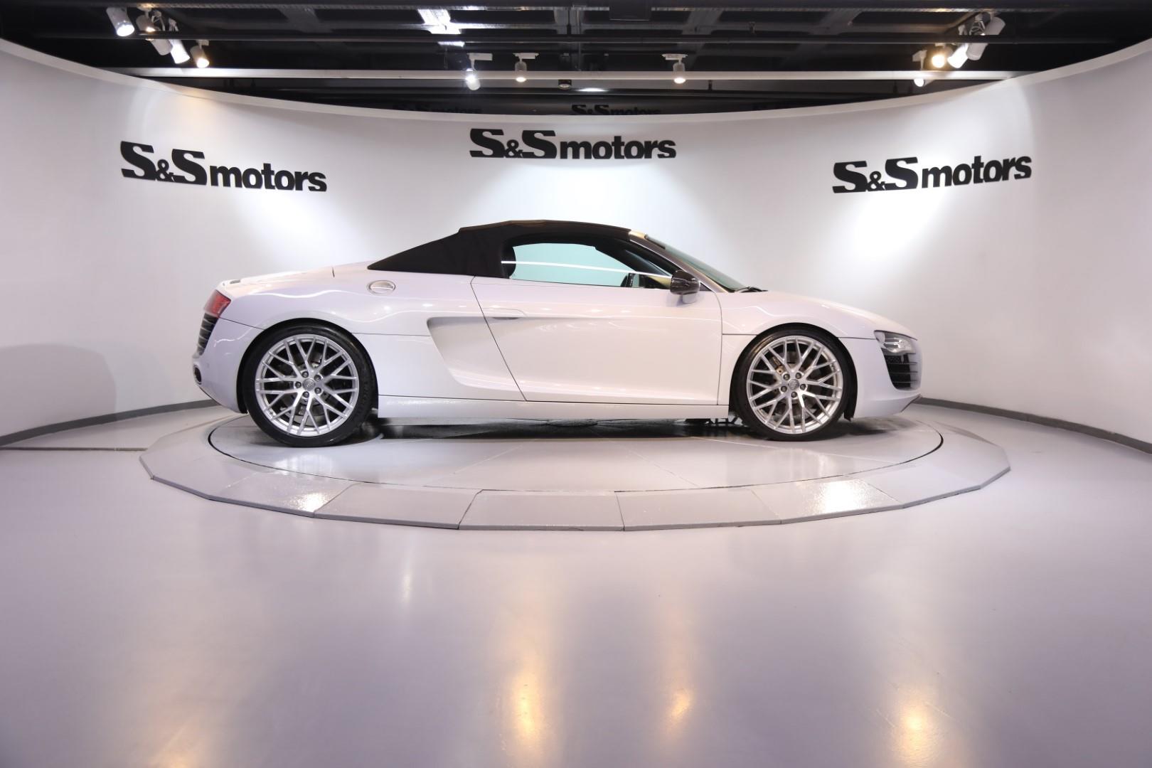 Audi R8 Spyder 4.2 FSI Quattro