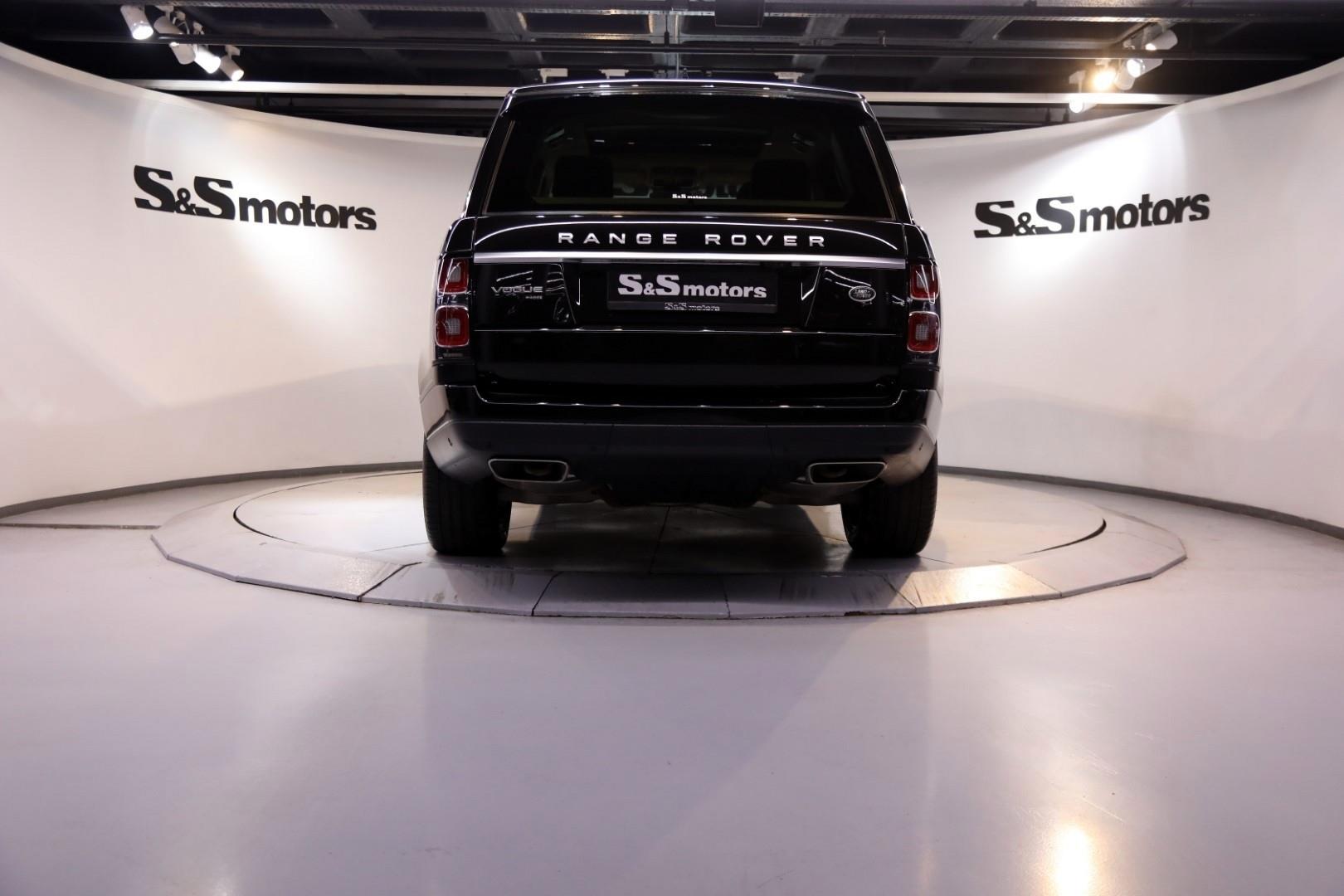 Land Rover Range Rover 2.0 P400e Hybrid Vogue