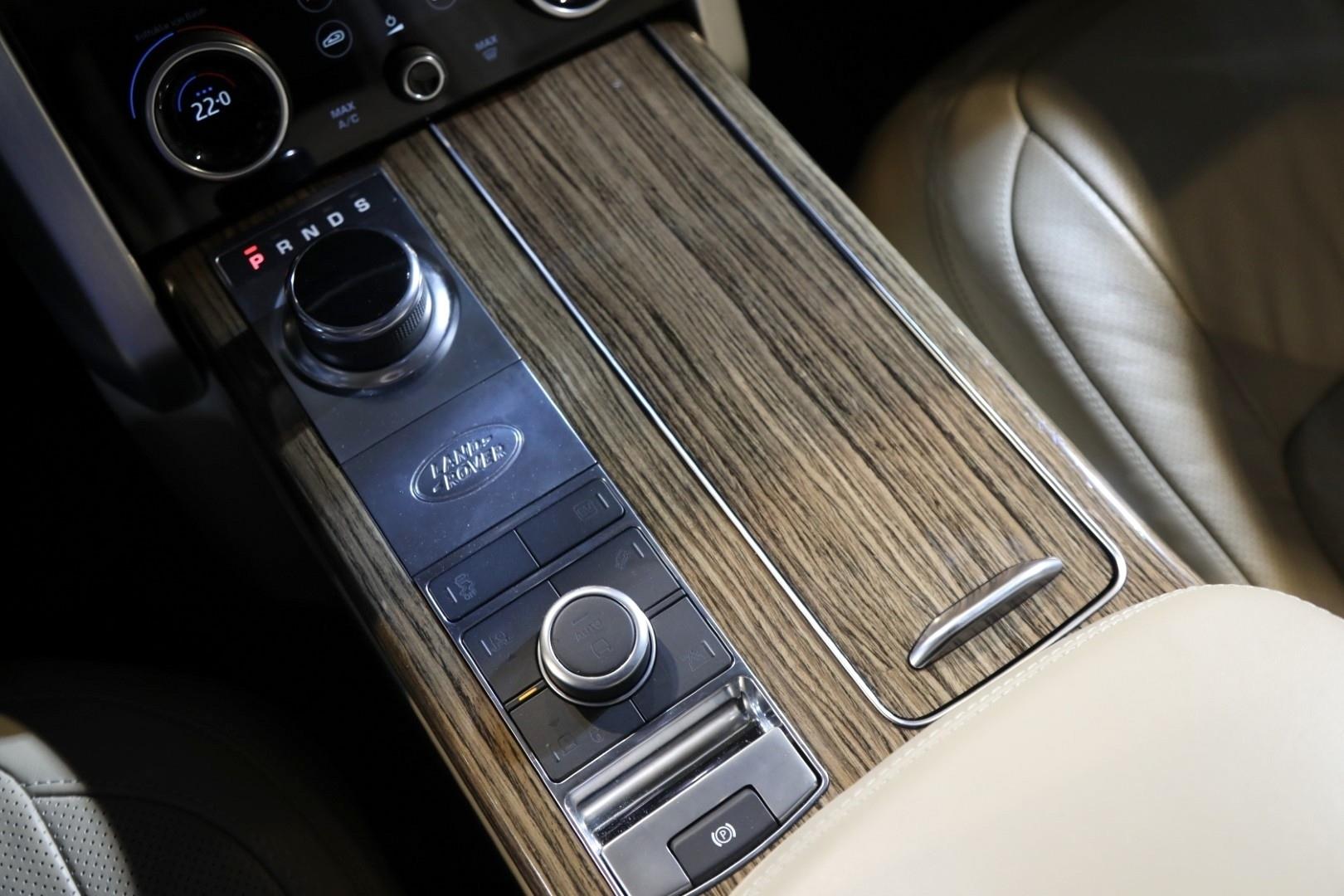 Land Rover Range Rover 2.0 P400e Hybrid Vogue