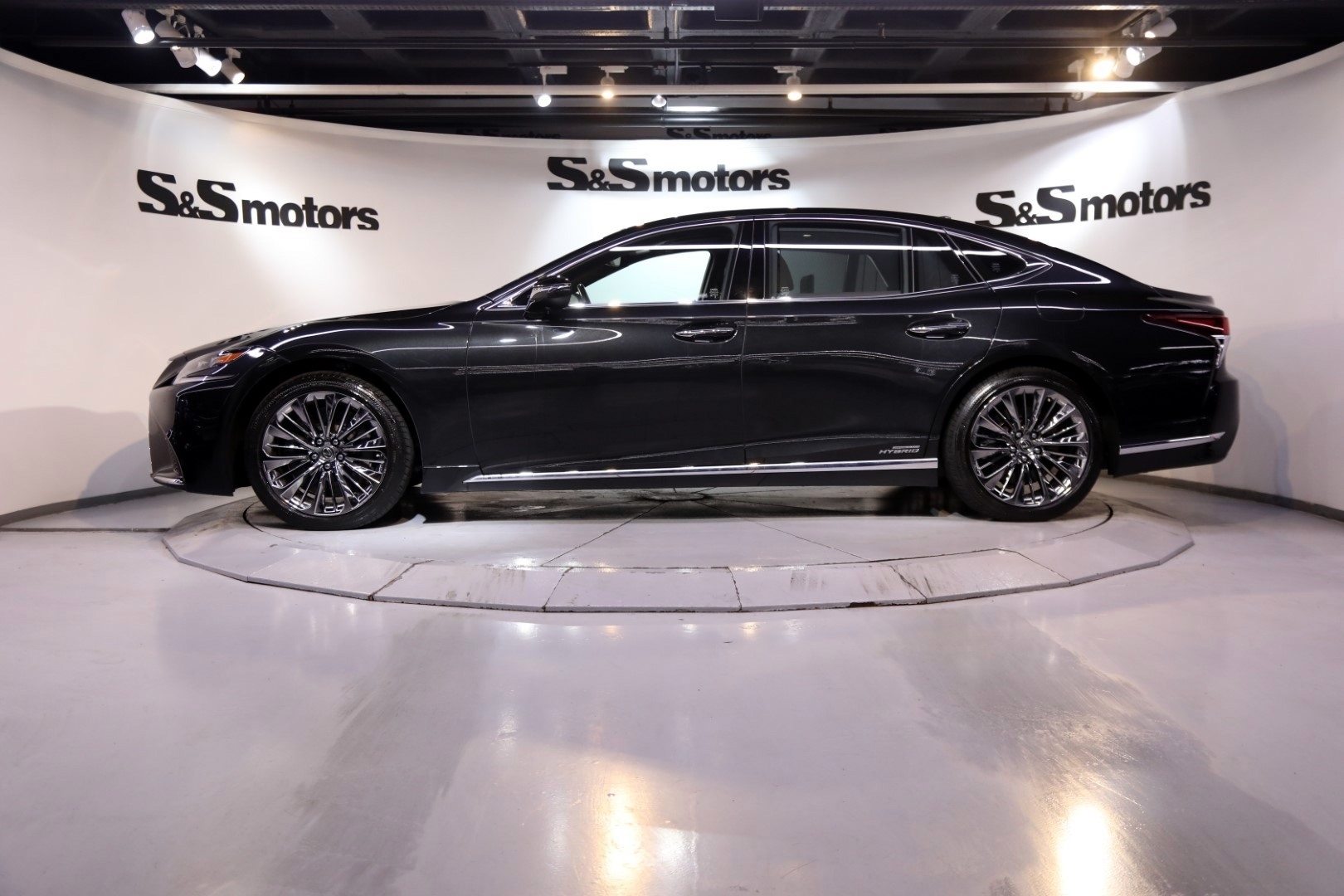 Lexus LS 500h Hybrid AWD Exclusive