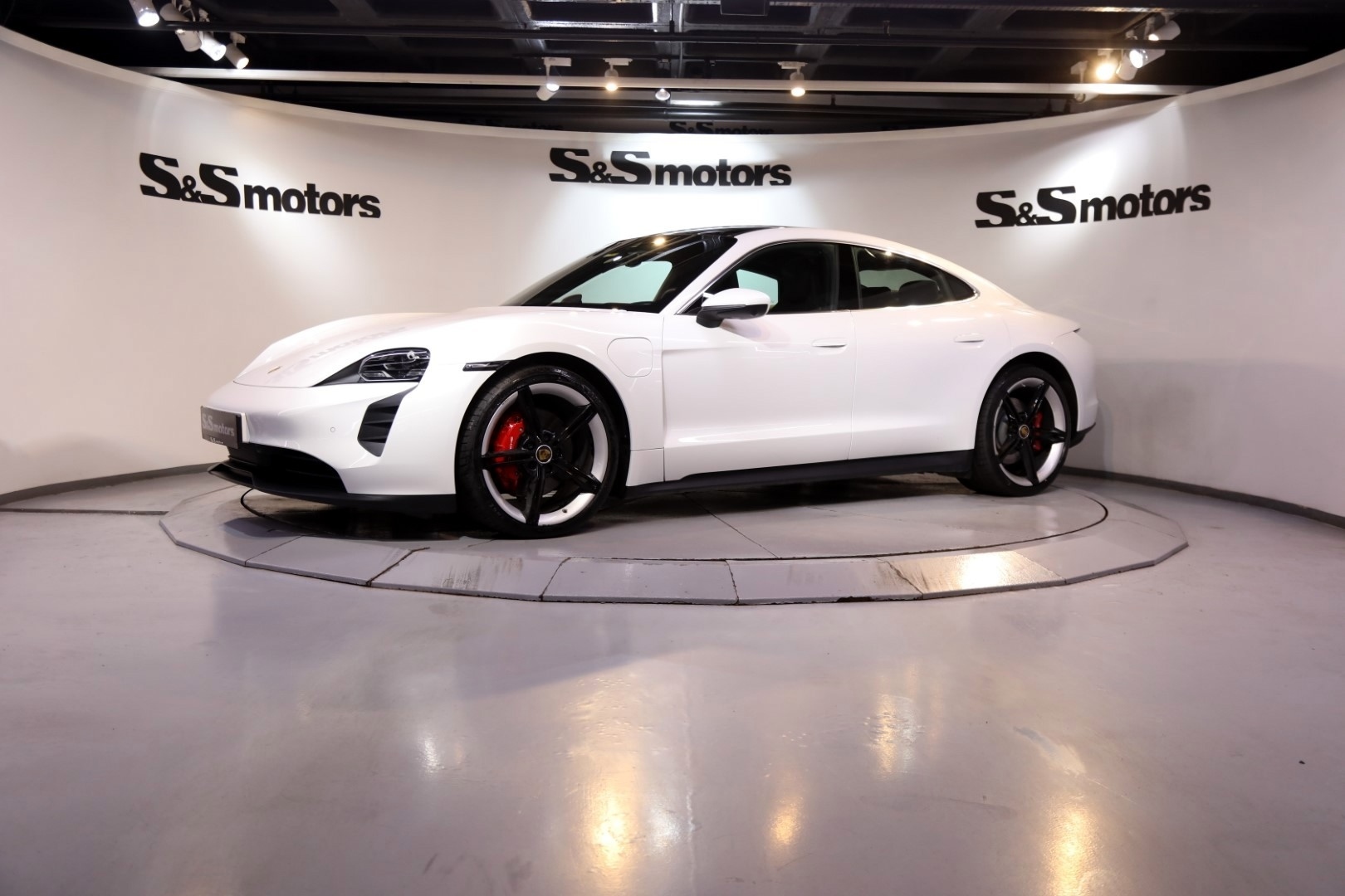 Porsche Taycan 4S Performance Plus