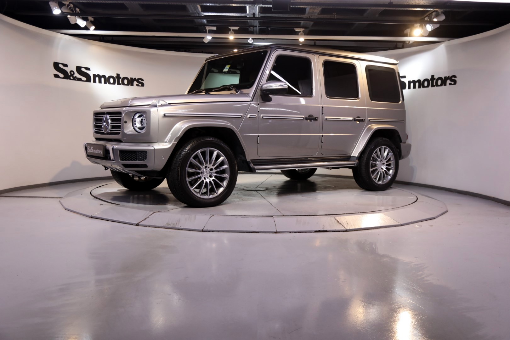 Mercedes Benz G 400d AMG