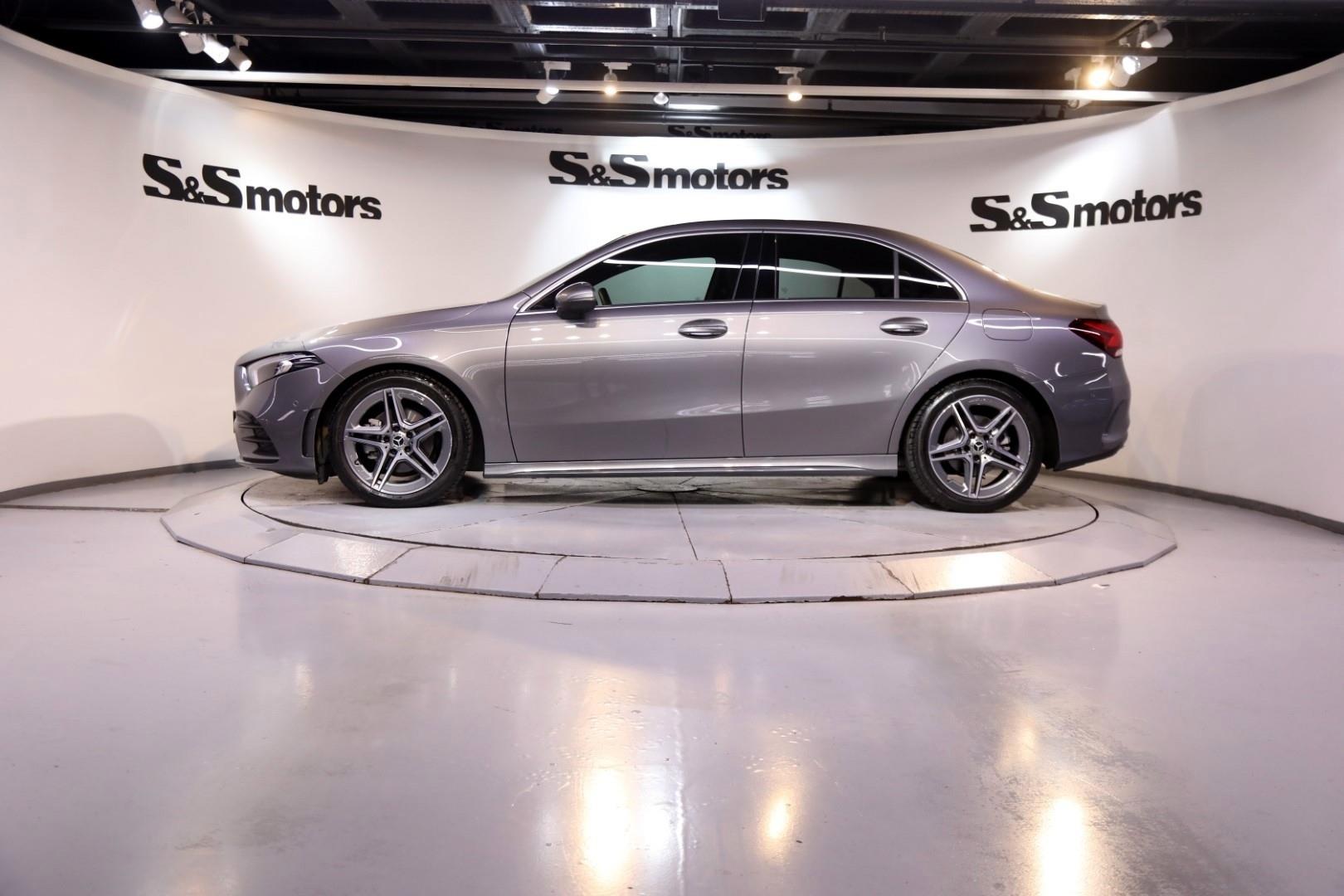 Mercedes Benz A 200 Sedan AMG+