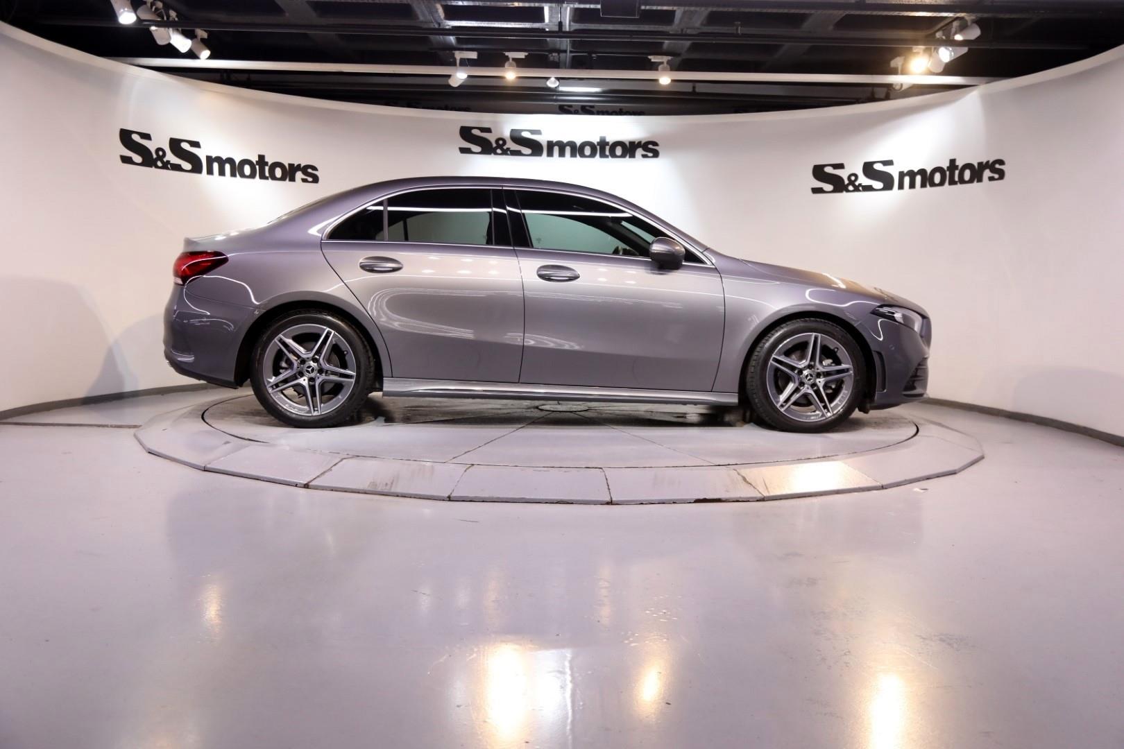 Mercedes Benz A 200 Sedan AMG+