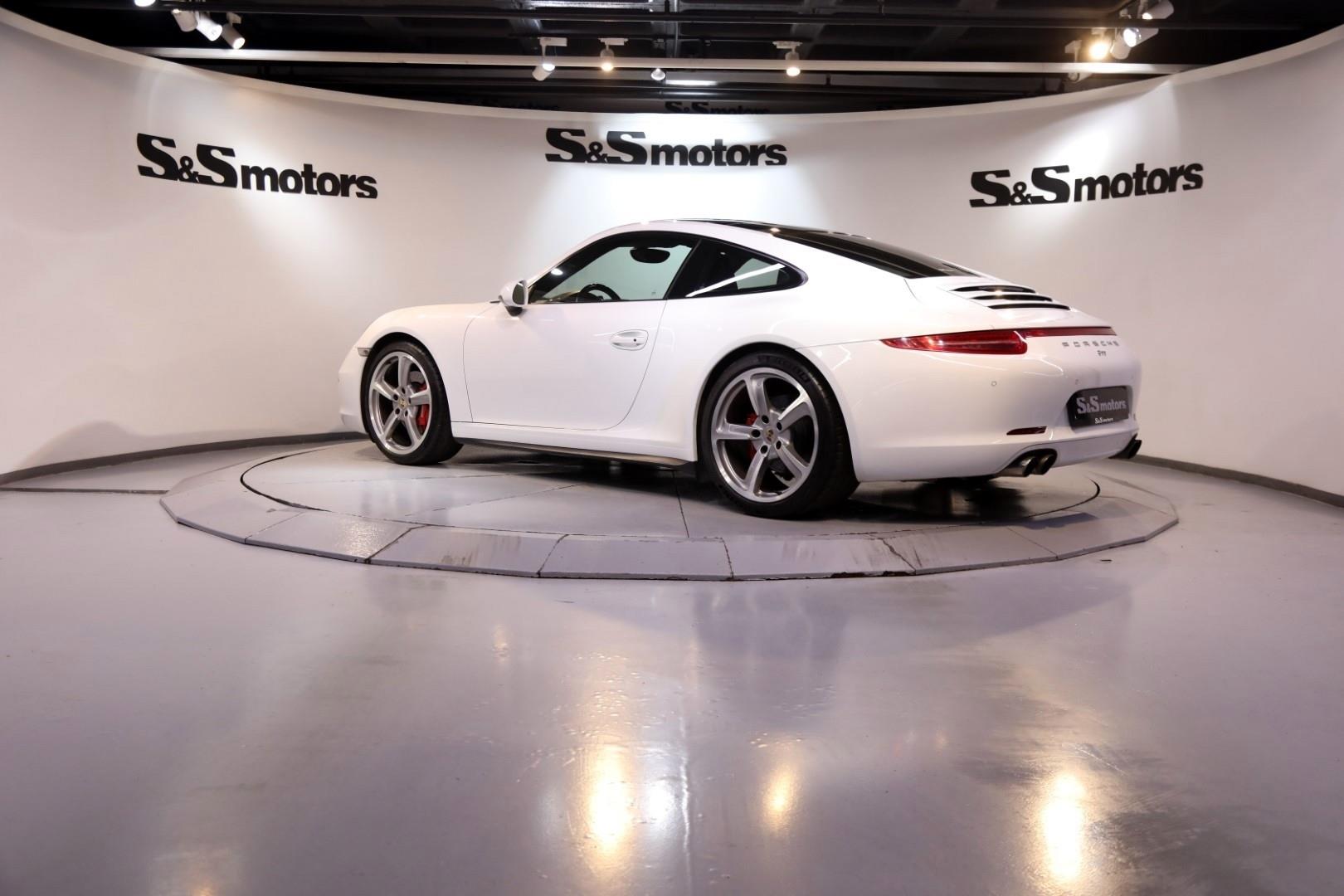 Porsche 911 Carrera 4S