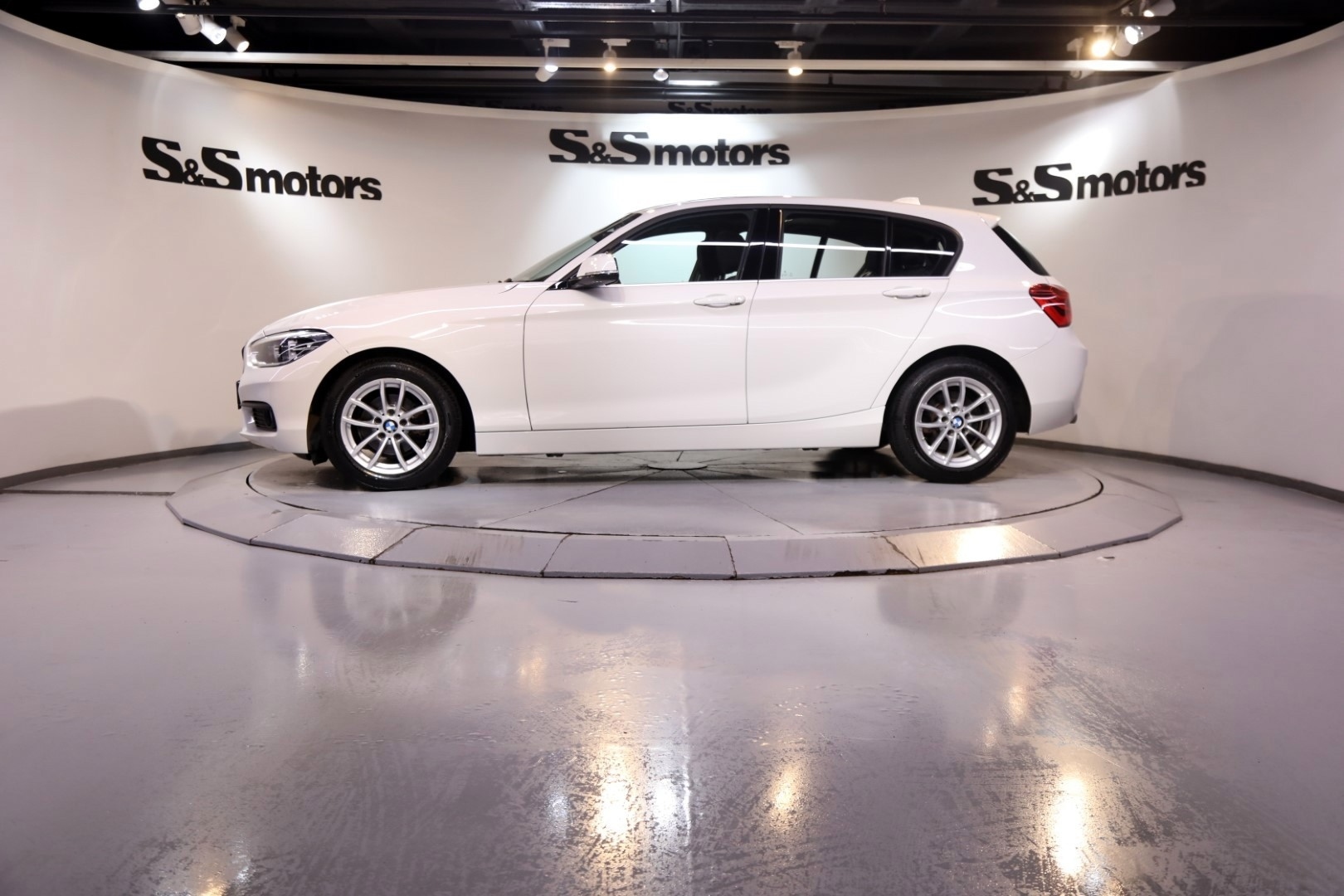 Bmw 1.18i Premium Line