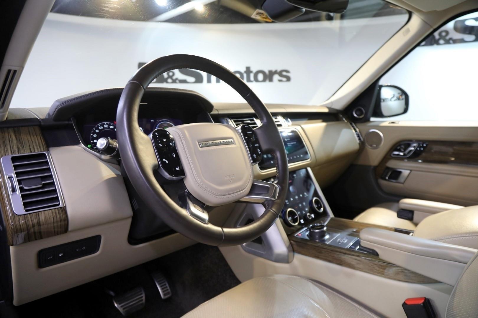 Land Rover Range Rover 2.0 P400e Hybrid Vogue