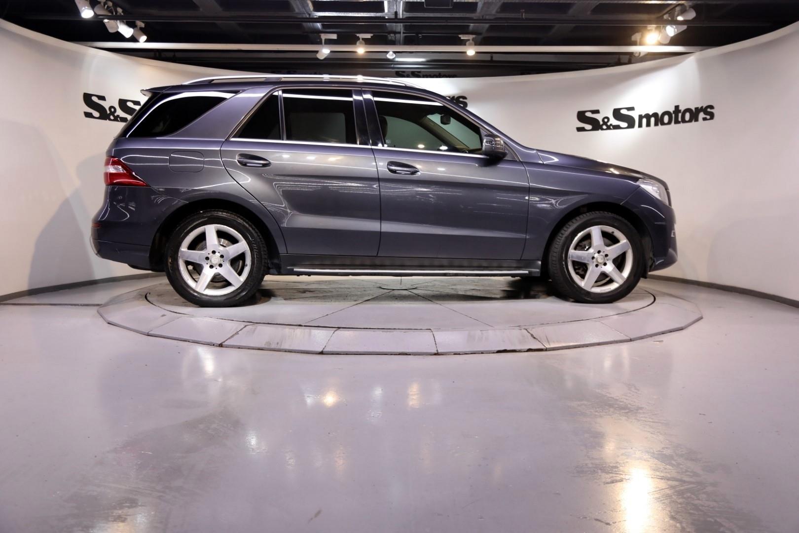 Mercedes Benz ML 350 Bluetec 4matic AMG