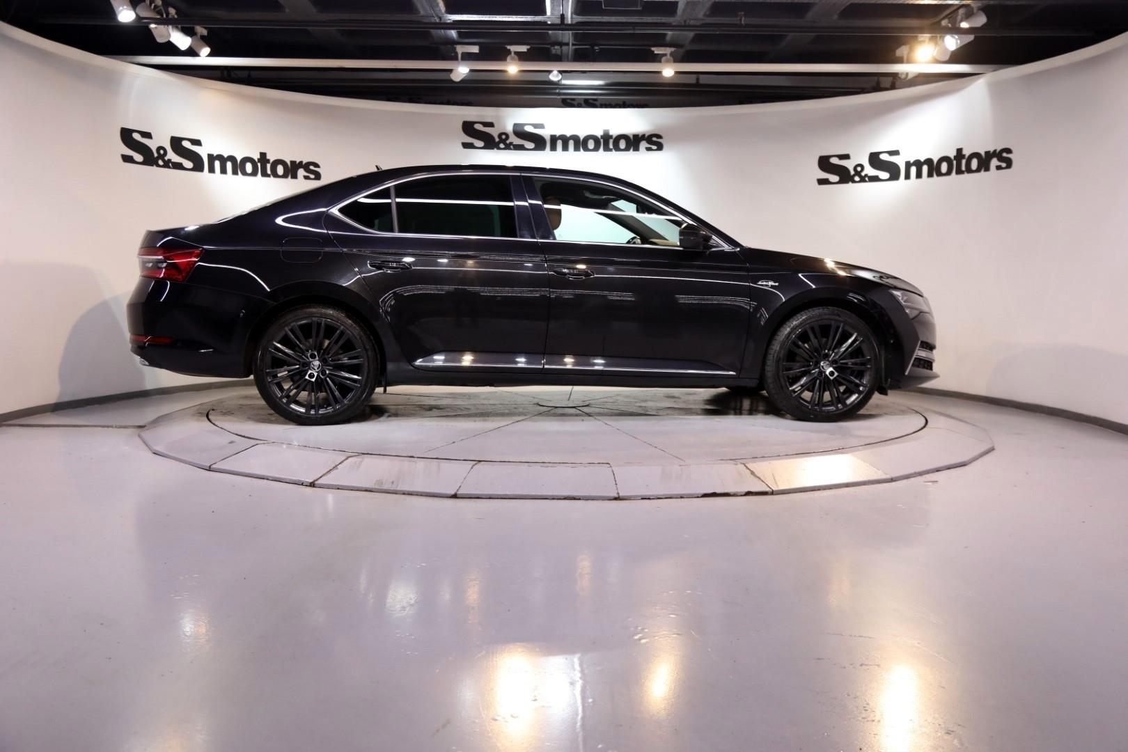 Skoda Superb 1.5 TSI Laurin&Klement Crystal