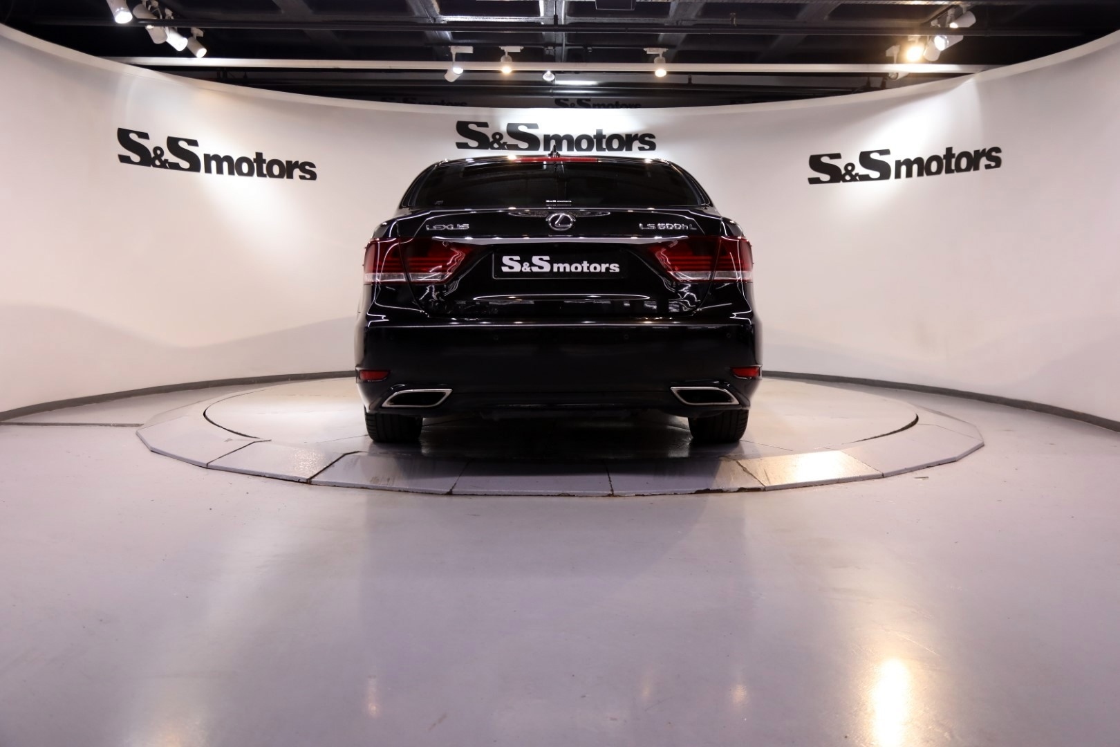 Lexus LS 600h Long e-CVT Hybrid