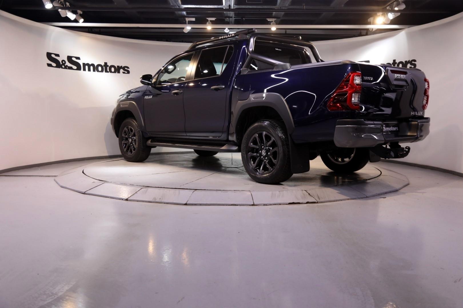 Toyota Hilux Invincible 2.4 4x4