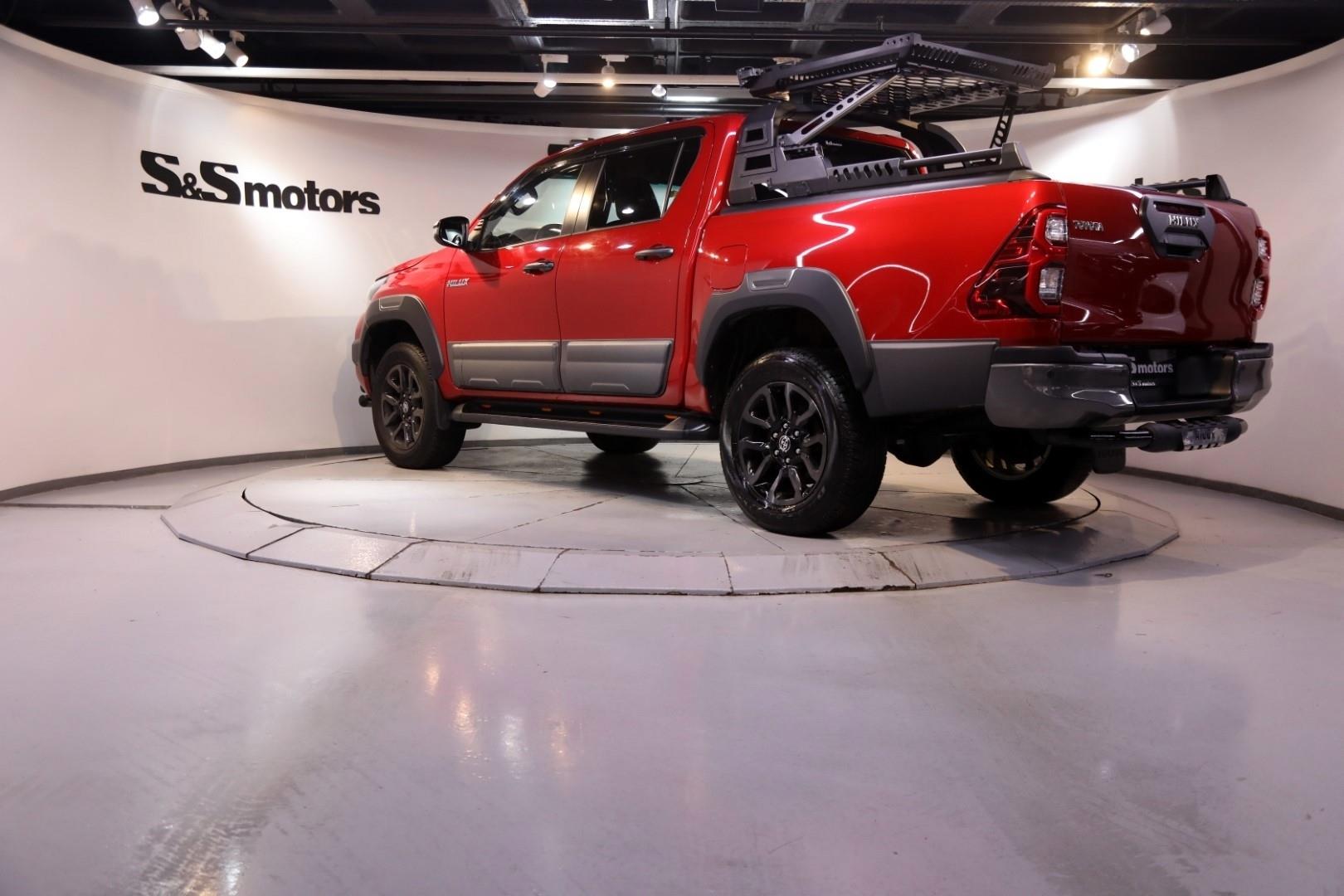 Toyota Hilux Invincible 2.4 4x4