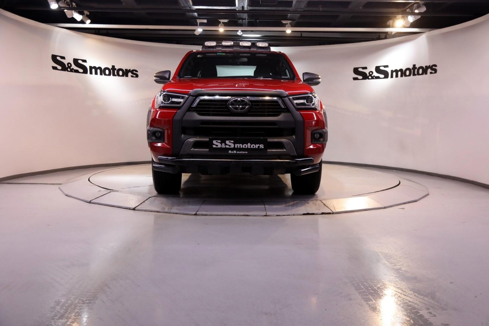 Toyota Hilux Invincible 2.4 4x4