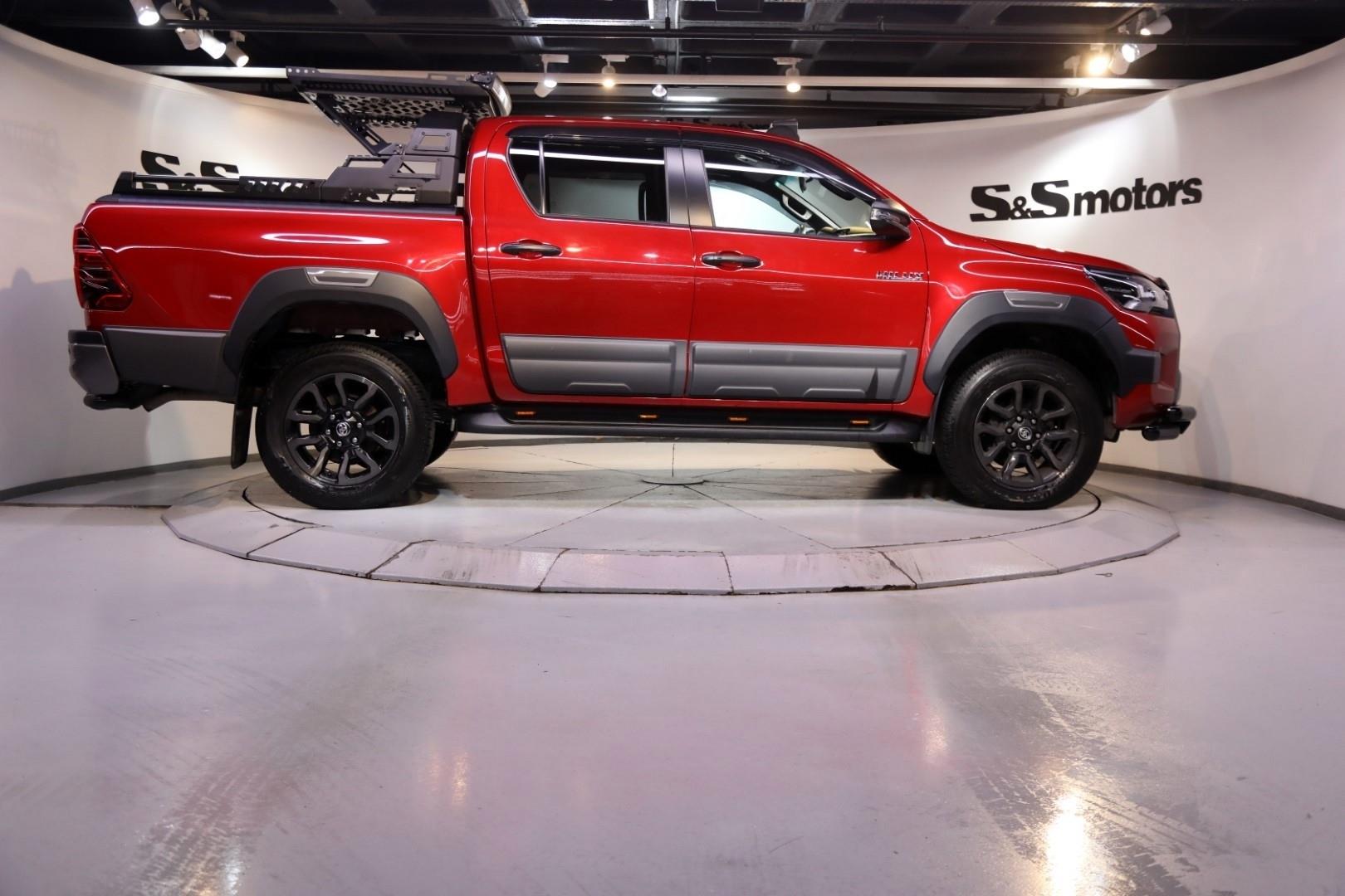 Toyota Hilux Invincible 2.4 4x4