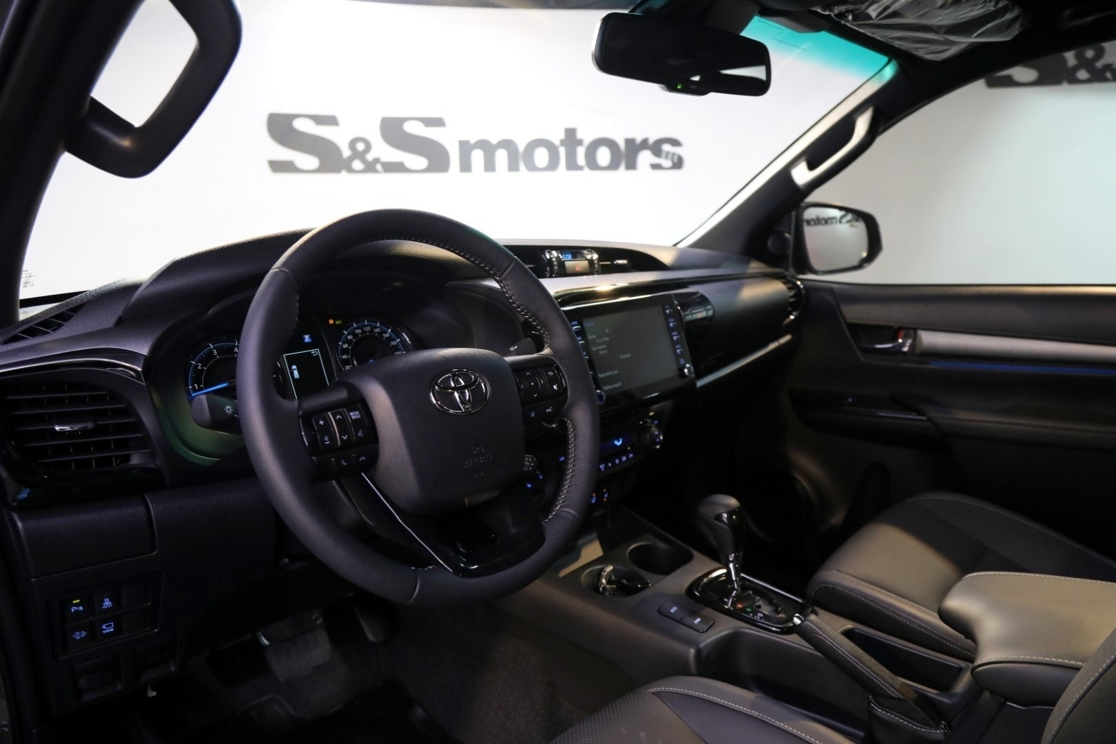 Toyota Hilux Invincible 2.4 4x4