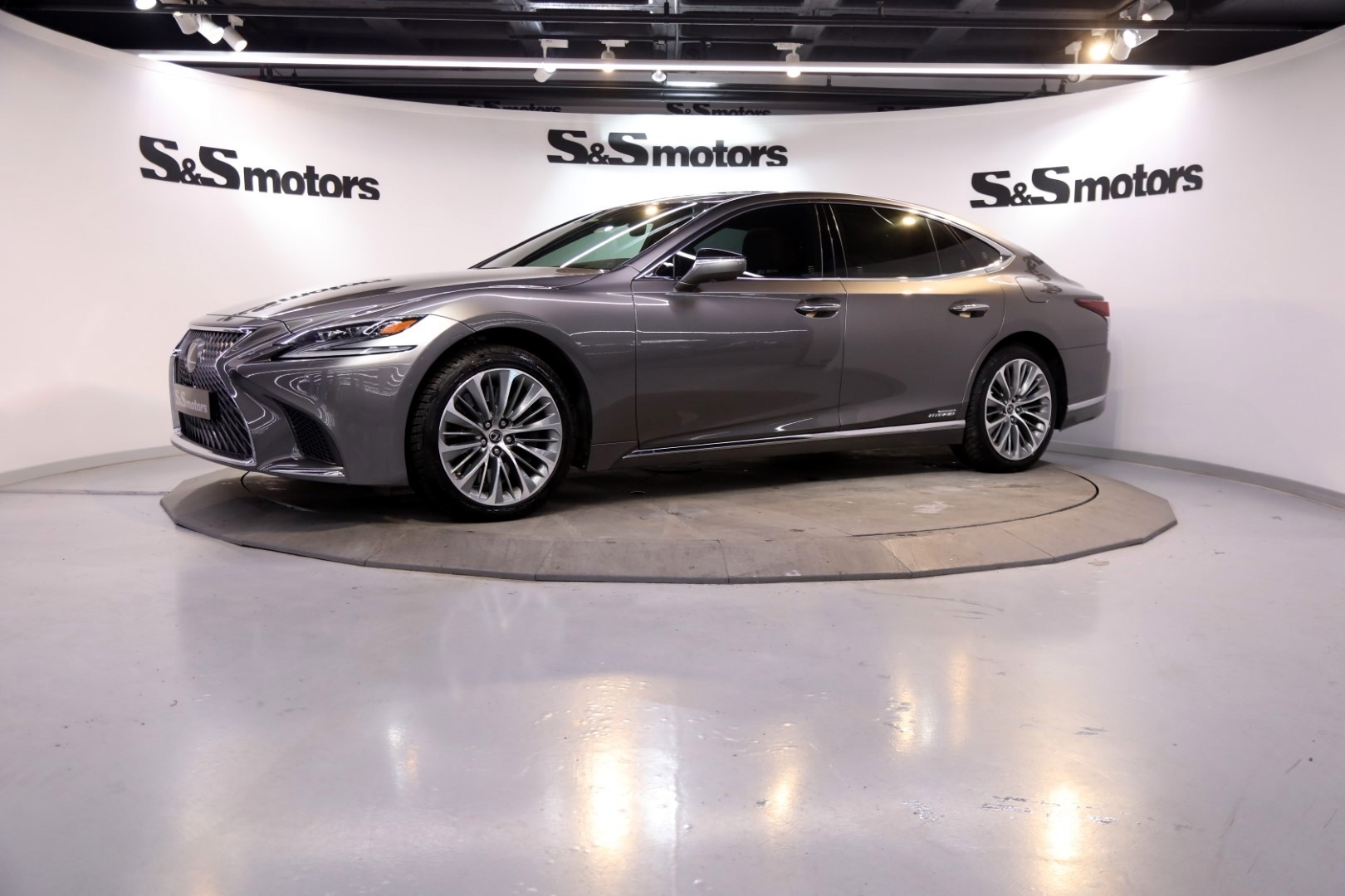 Lexus LS 500h Hybrid AWD Exclusive