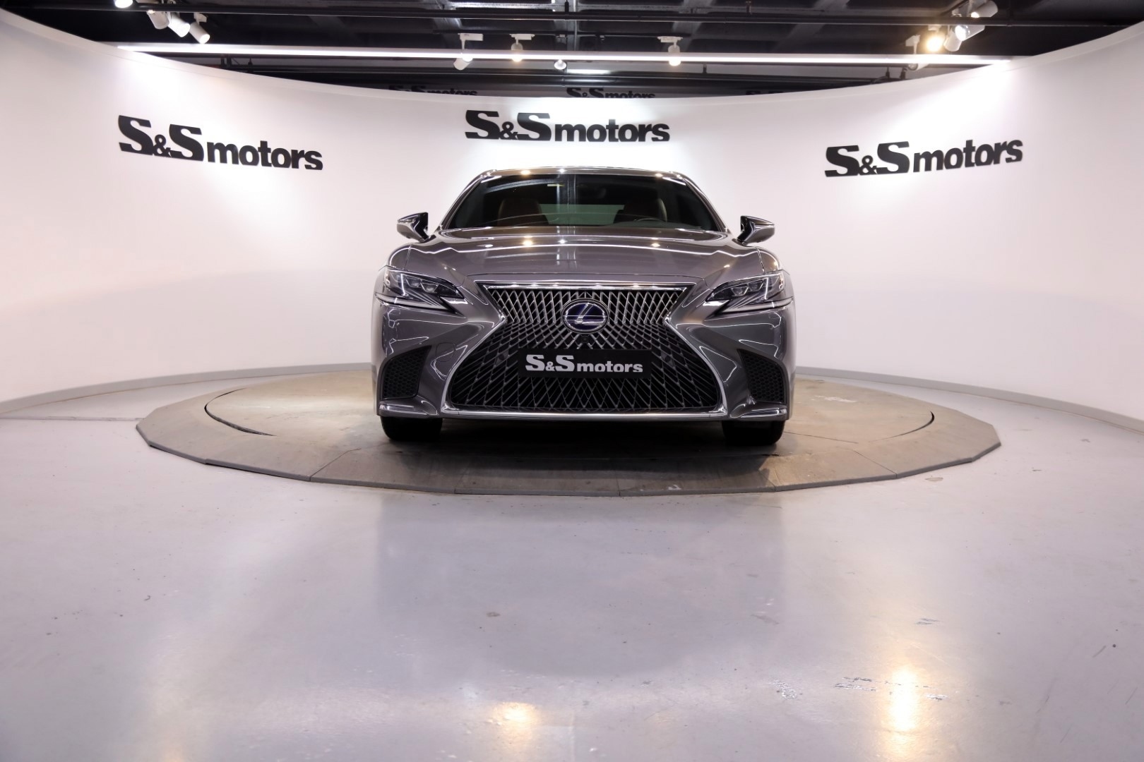 Lexus LS 500h Hybrid AWD Exclusive