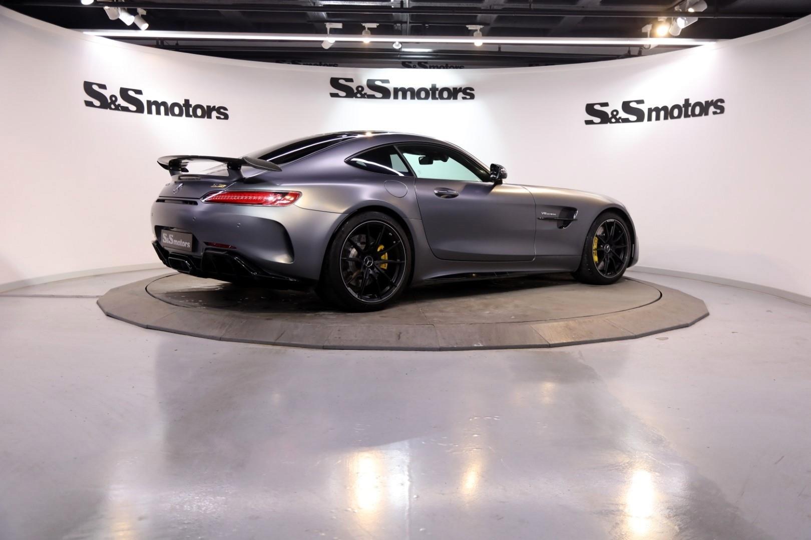 Mercedes Benz AMG GTR