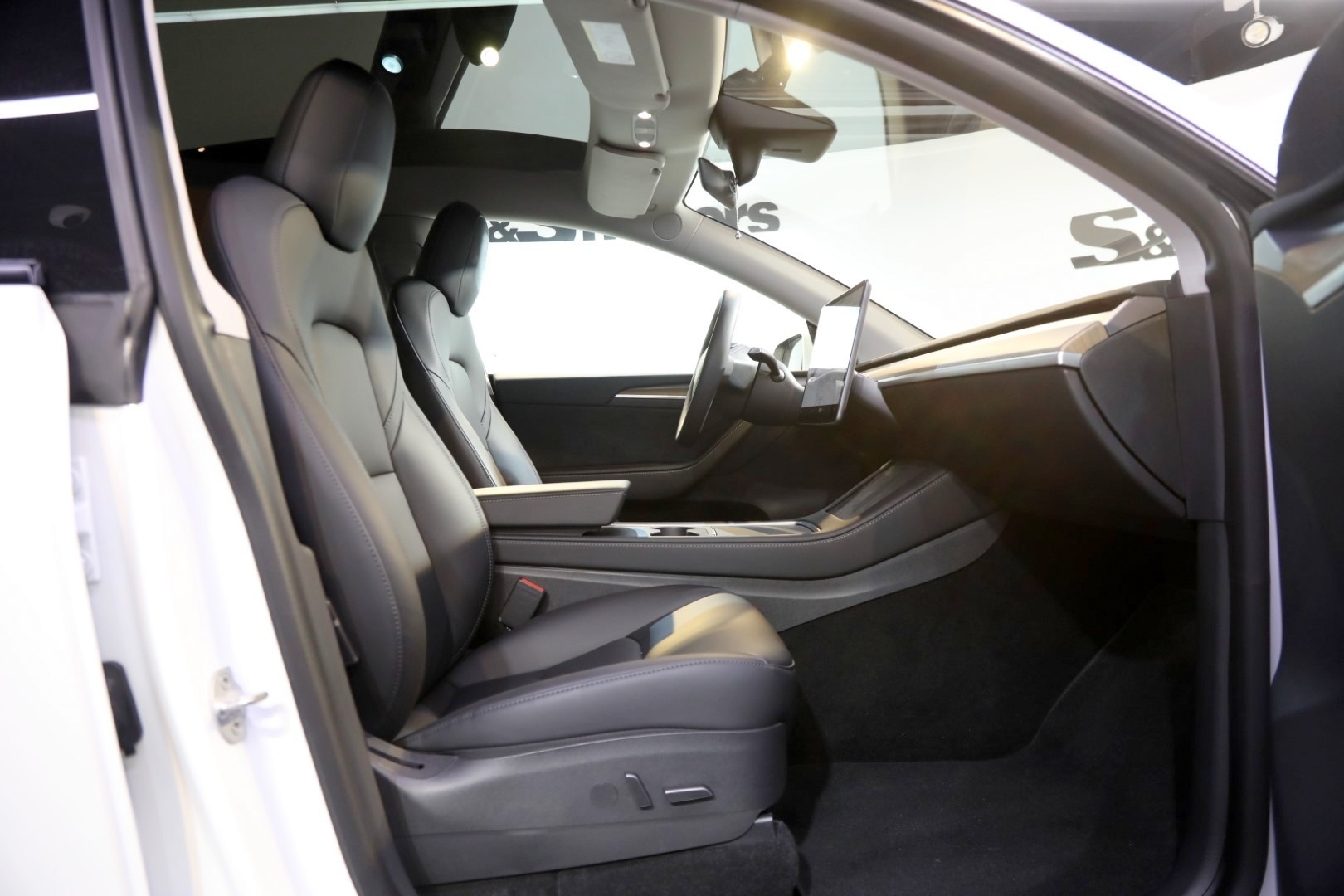 Tesla Model Y Long Range AWD