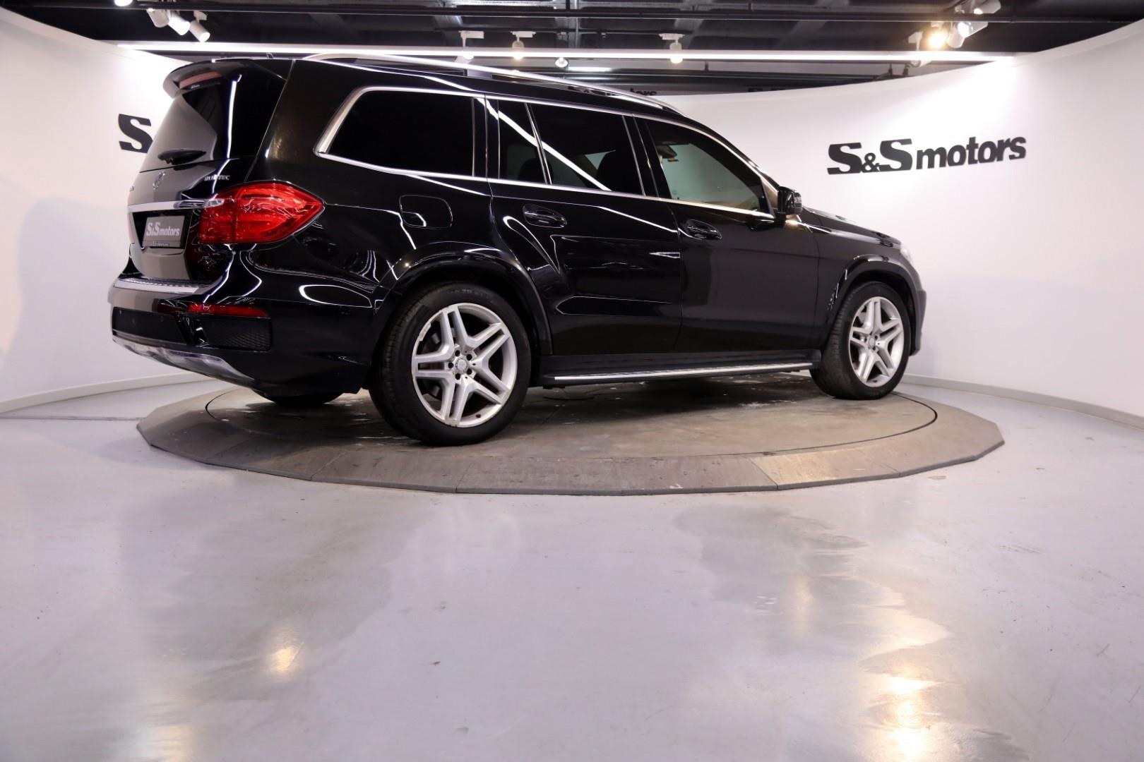 Mercedes Benz GL 350 Bluetec 4Matic AMG