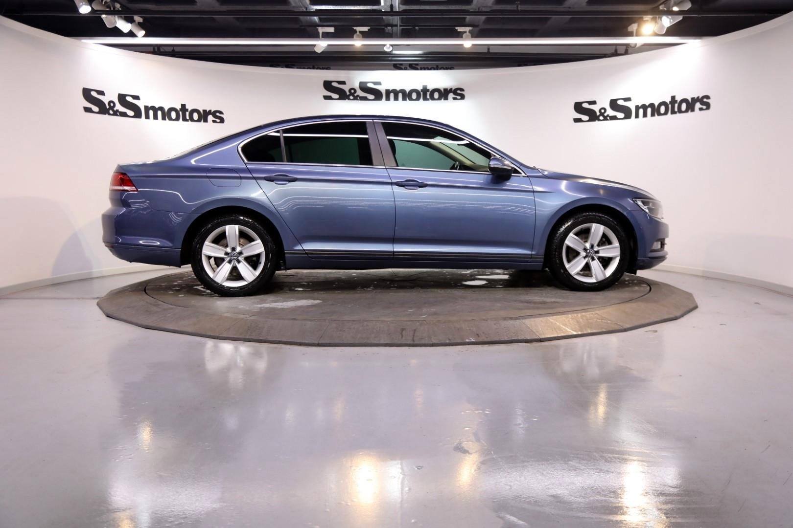 Volkswagen Passat 1.6 TDI BlueMotion Impression DSG