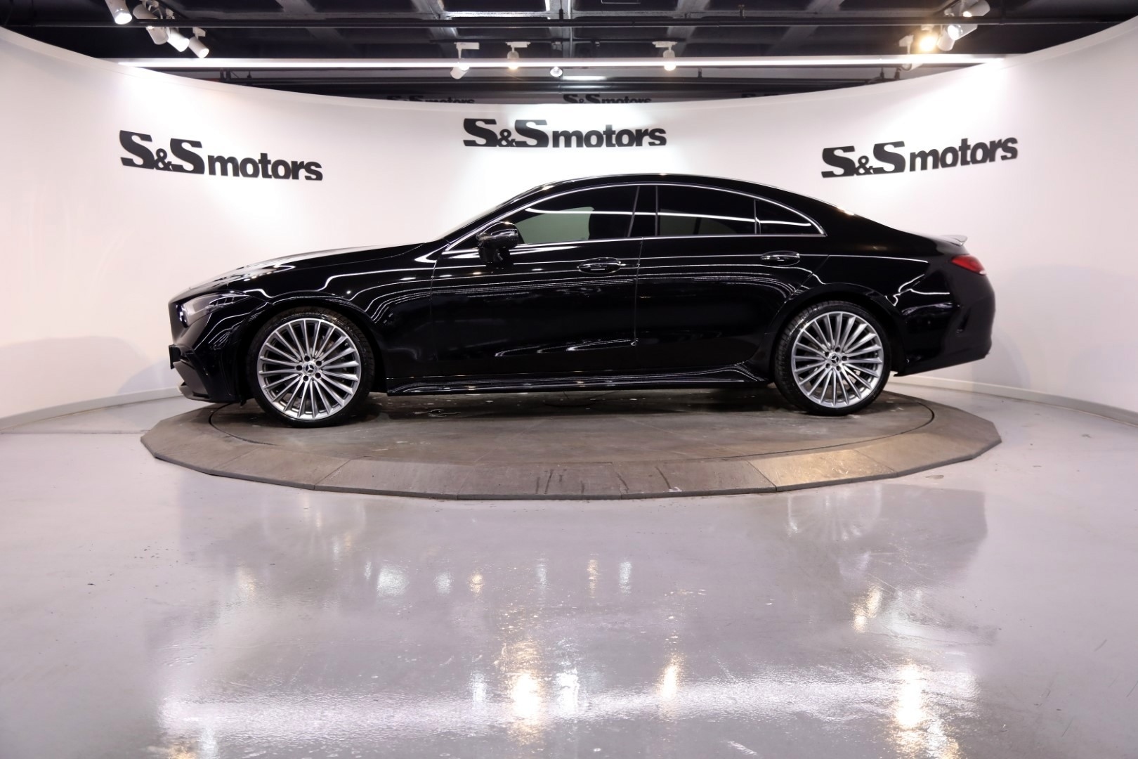 Mercedes Benz CLS 300d 4Matic AMG