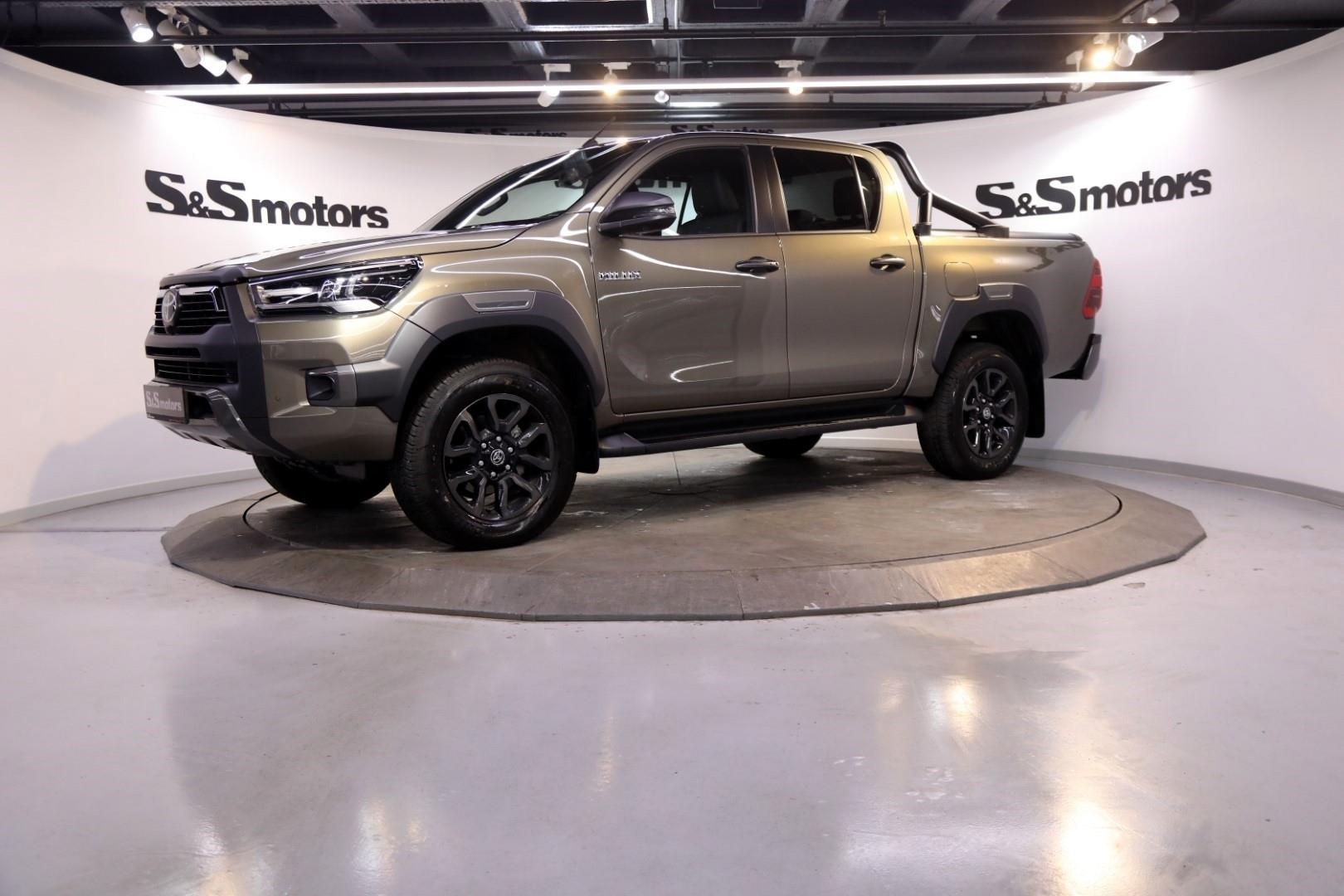 Toyota Hilux Invincible 2.4 4x4